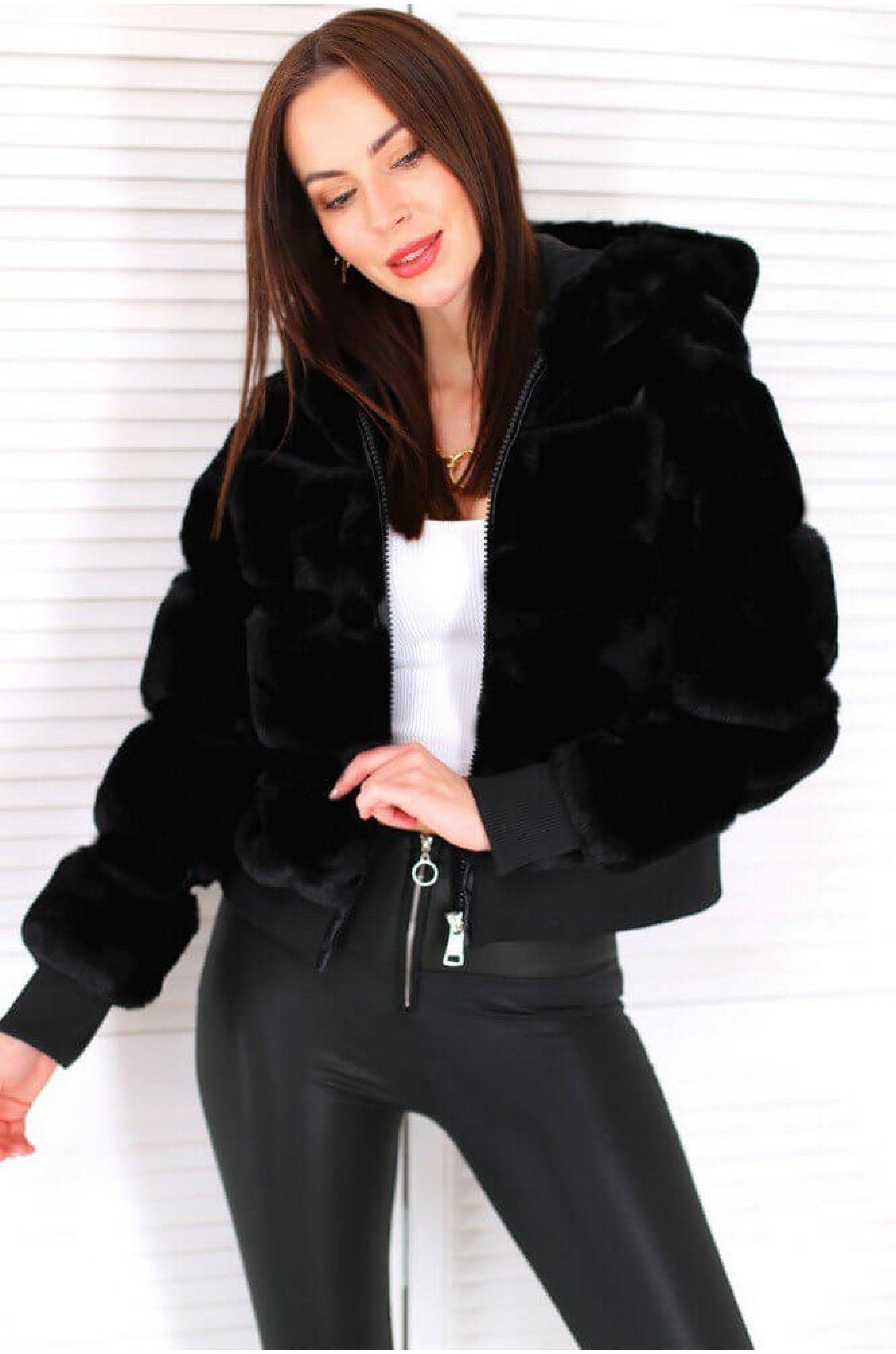 Geaca dama de iarna, scurta, blana eco neagra, cu gluga Falima ...