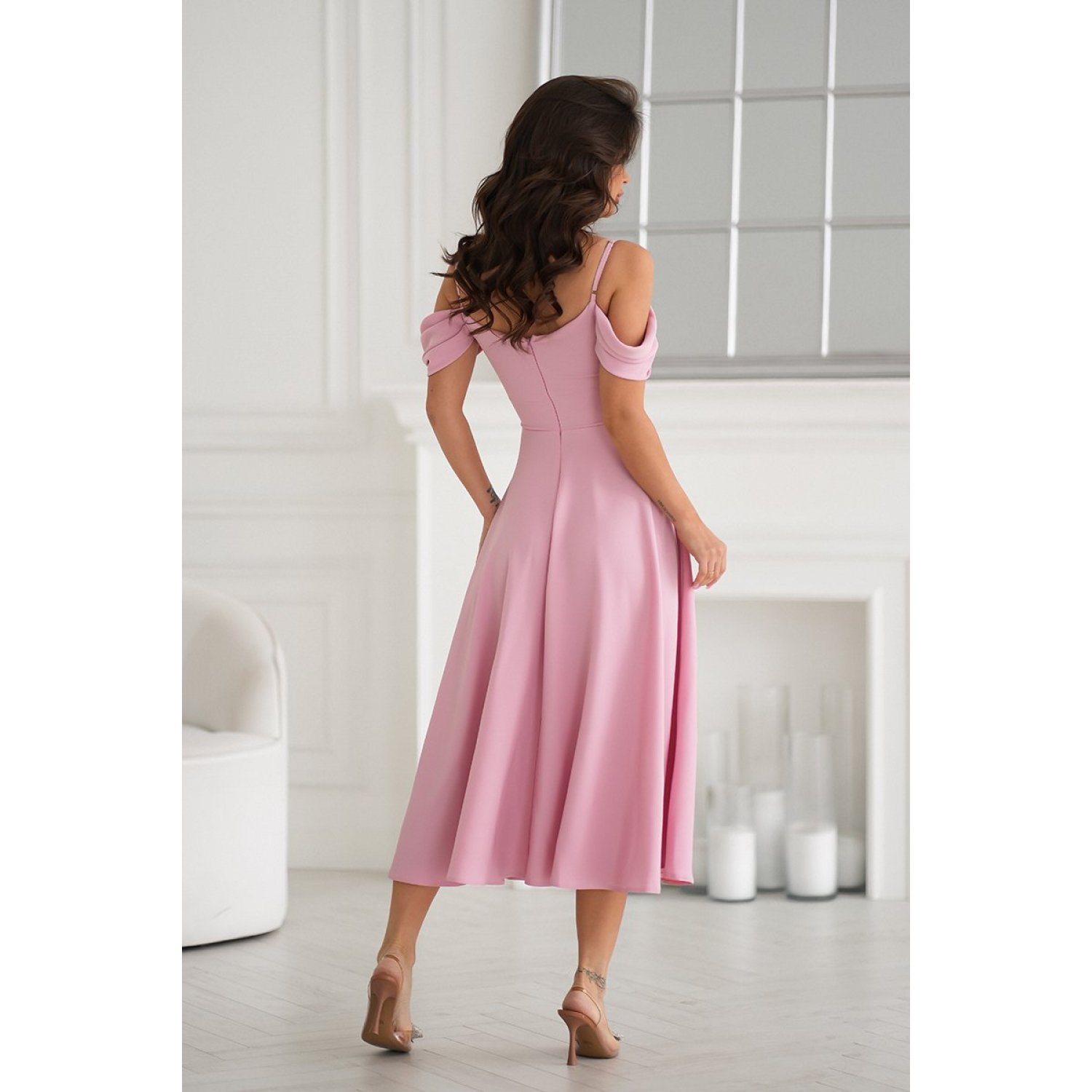Rochie baby doll midi roz prafuit cu umerii goi evazata Anelisa ...