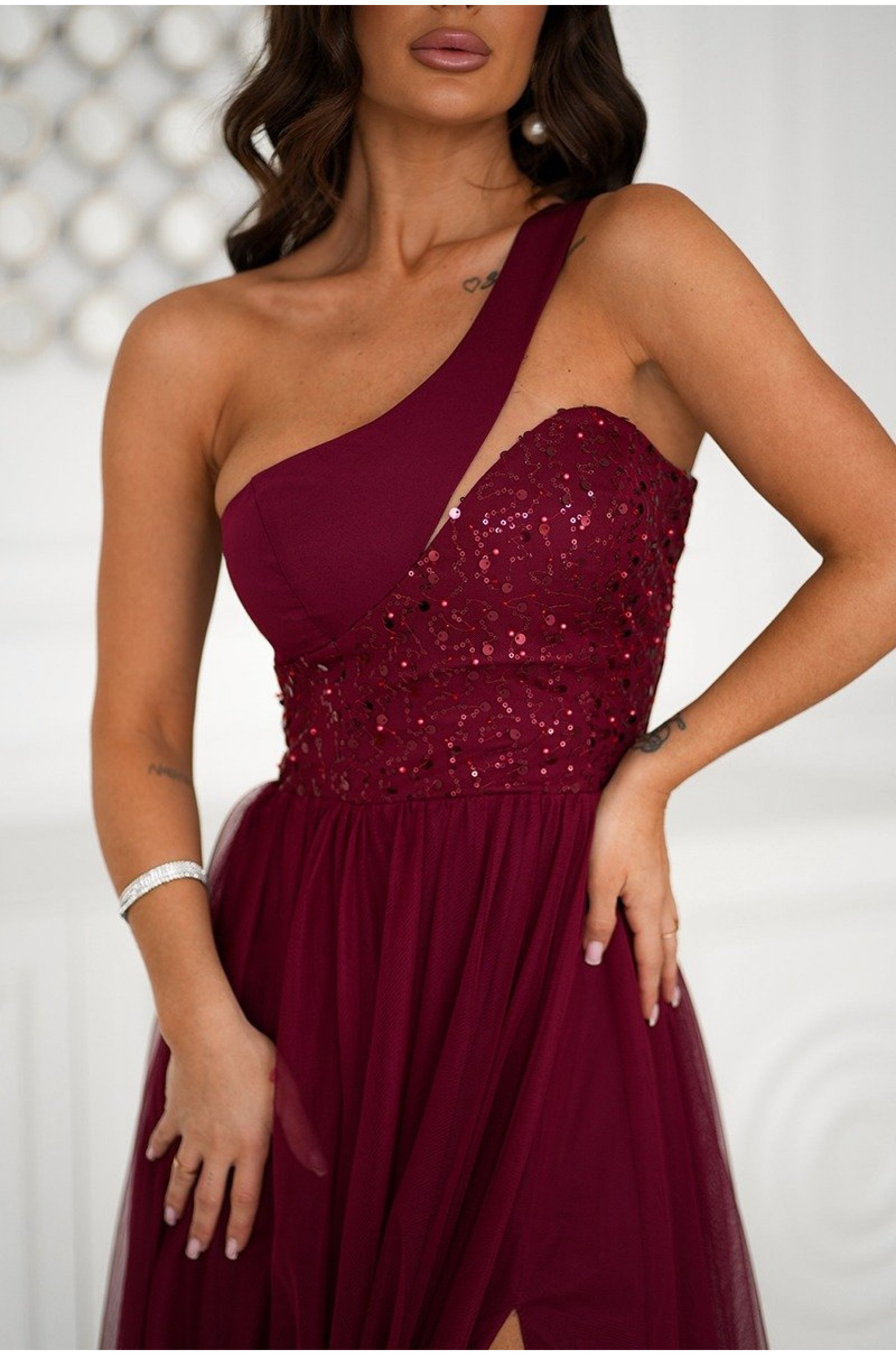 Rochie de nunta lunga burgundy cu tulle si paiete Louanna - JojoFashion.ro
