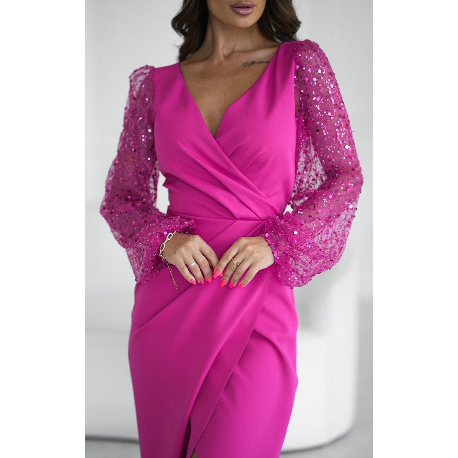 Rochie eleganta lunga cu paiete roz fucsia cu maneca lunga petrecuta ...