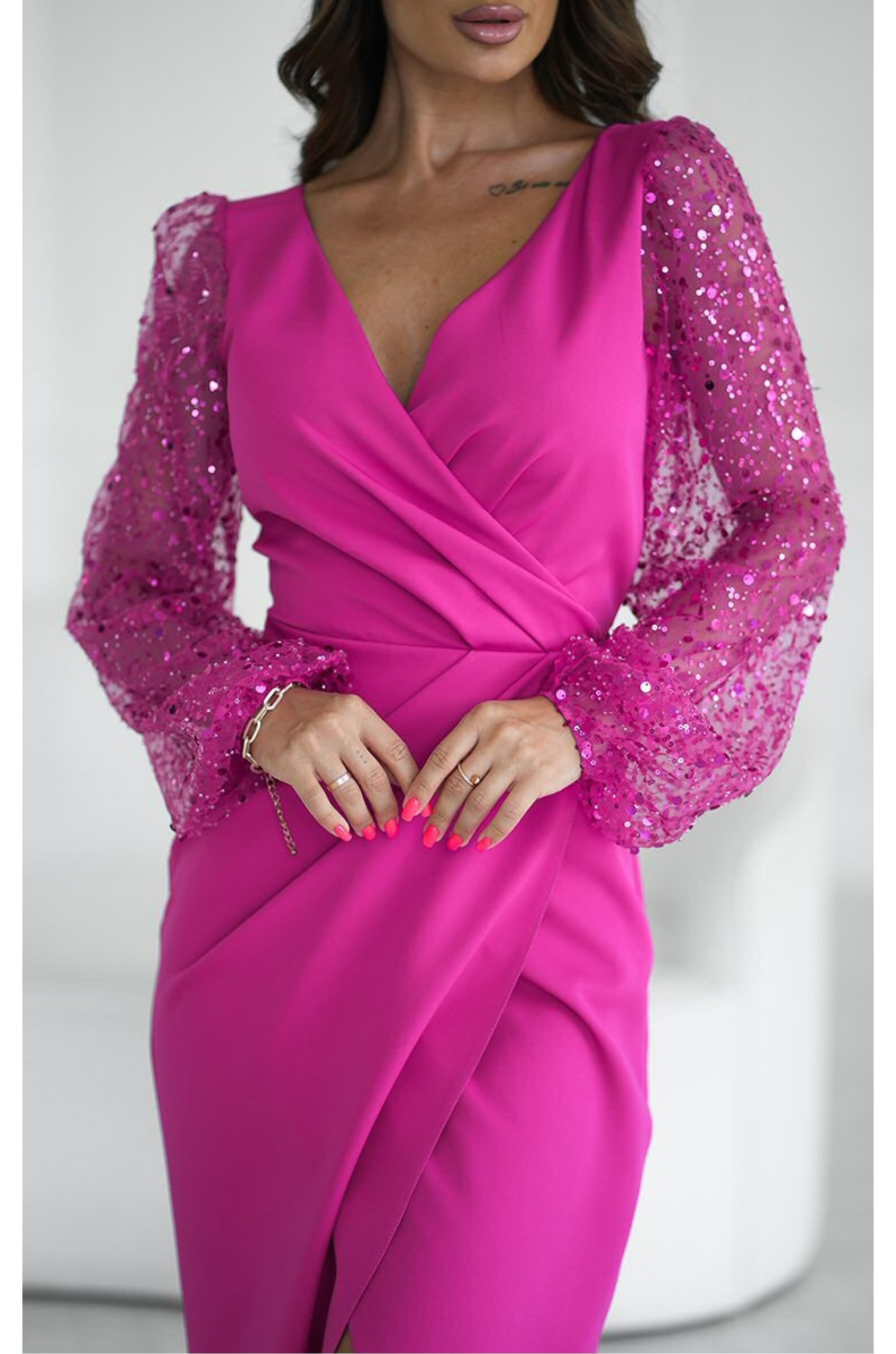 Rochie eleganta lunga cu paiete roz fucsia cu maneca lunga petrecuta ...