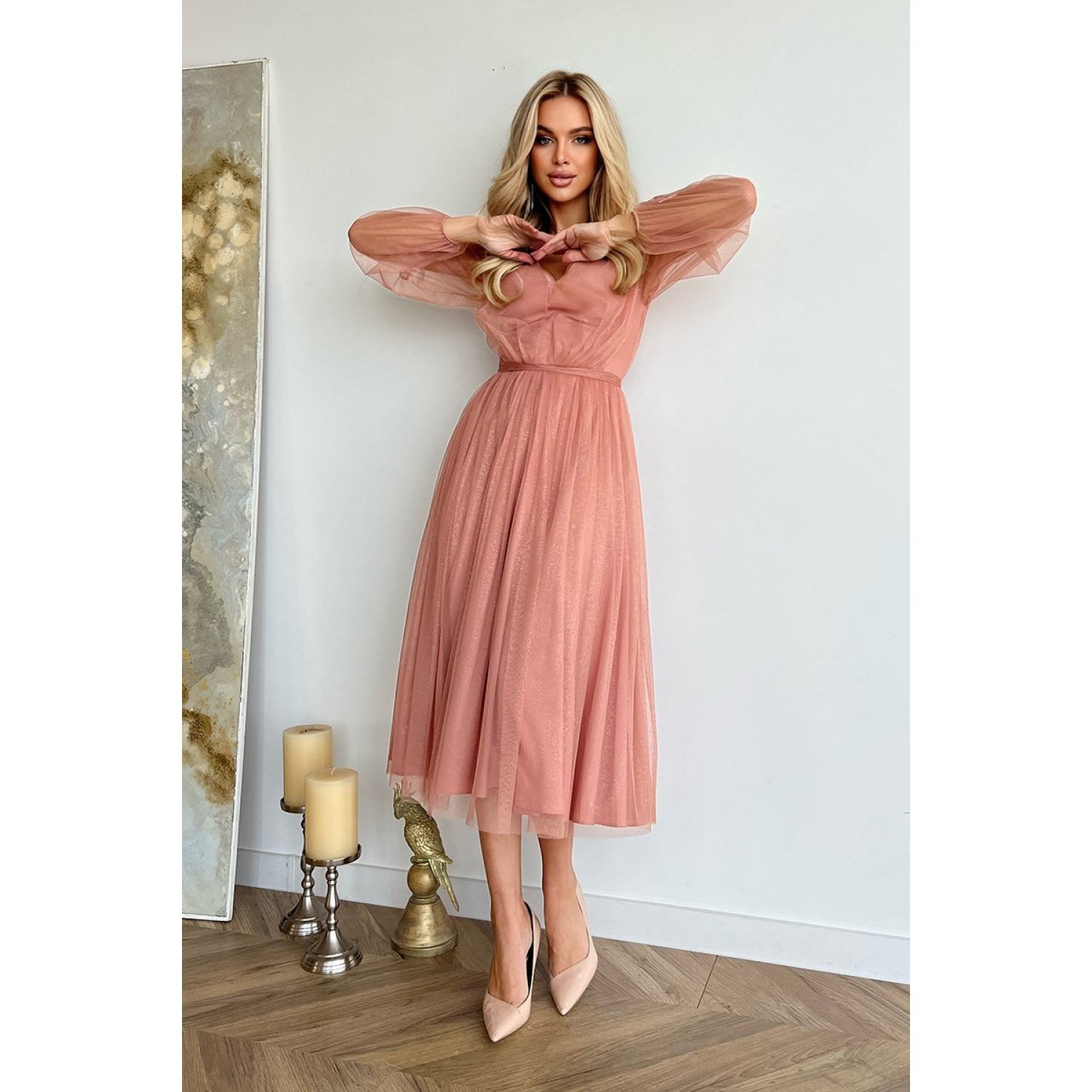 Rochie midi eleganta din tul cu glitter roz nude cu maneca lunga Petra ...