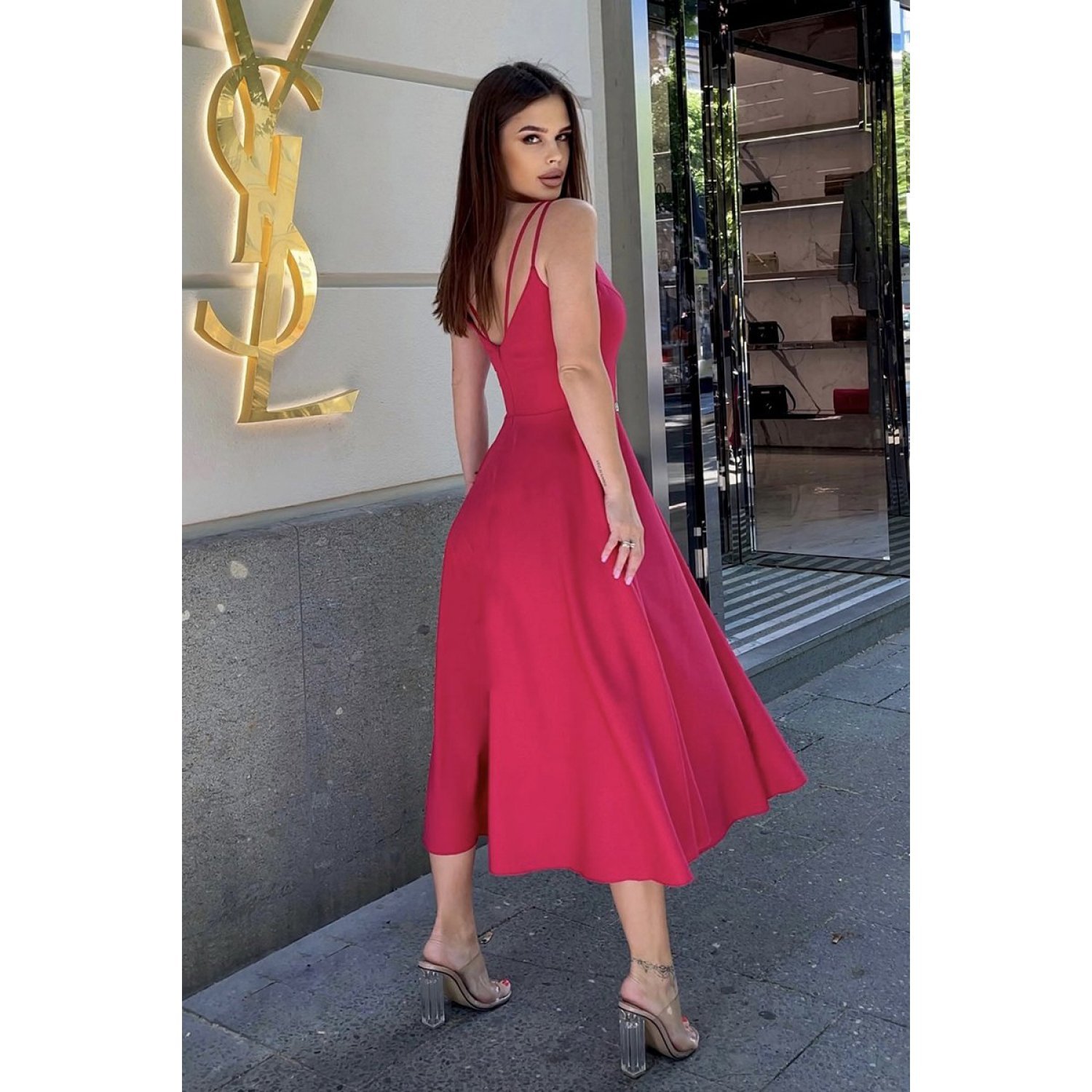 Rochie midi in clos, roz fucsia, cu umerii goi, vaporoasa, Fabiola ...