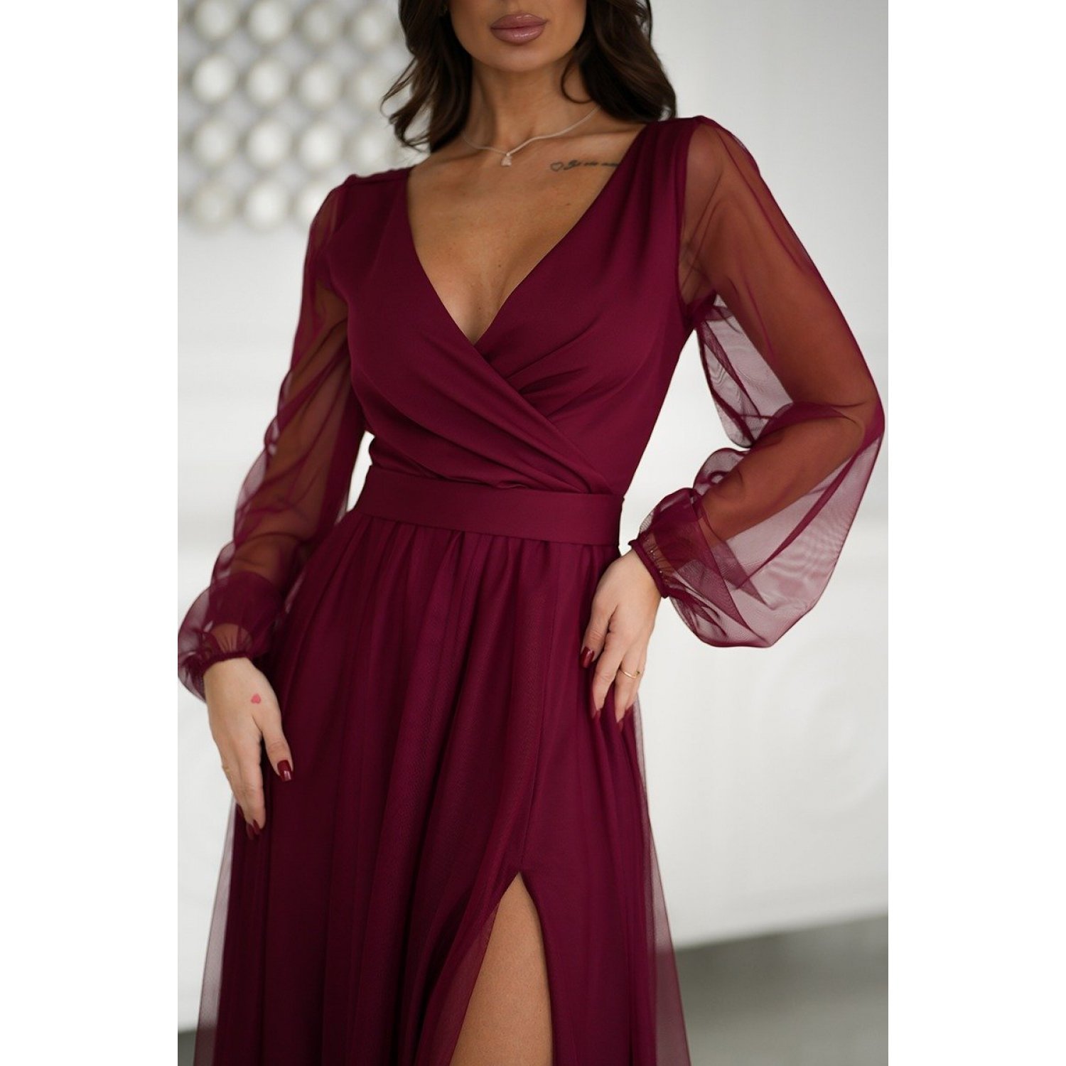 Rochie vaporoasa lunga burgundy din tulle cu maneca lunga SplendorB ...