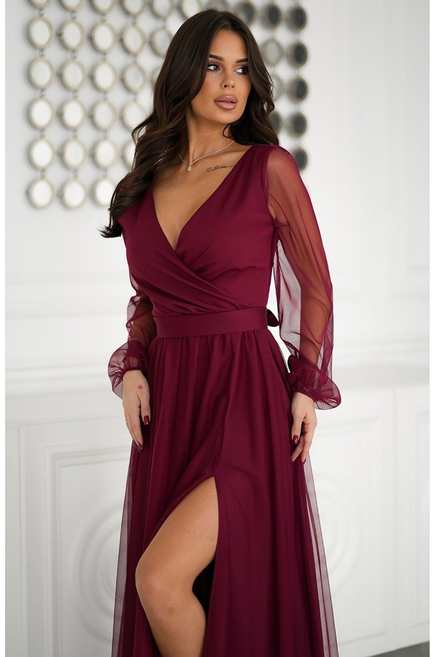 Rochie vaporoasa lunga burgundy din tulle cu maneca lunga SplendorB ...