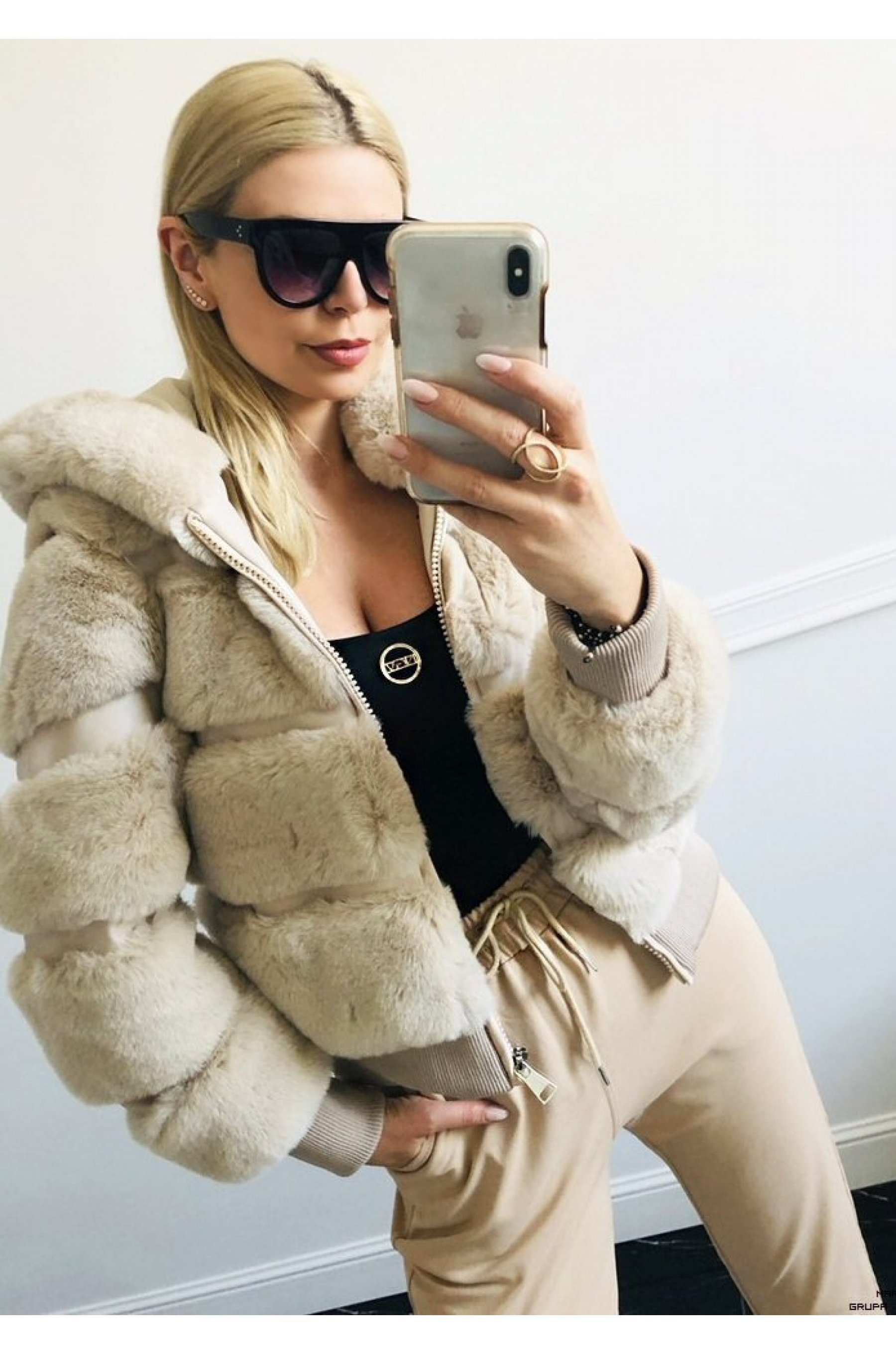 Geaca dama de iarna scurta, blana eco bej, cu gluga, Falima ...