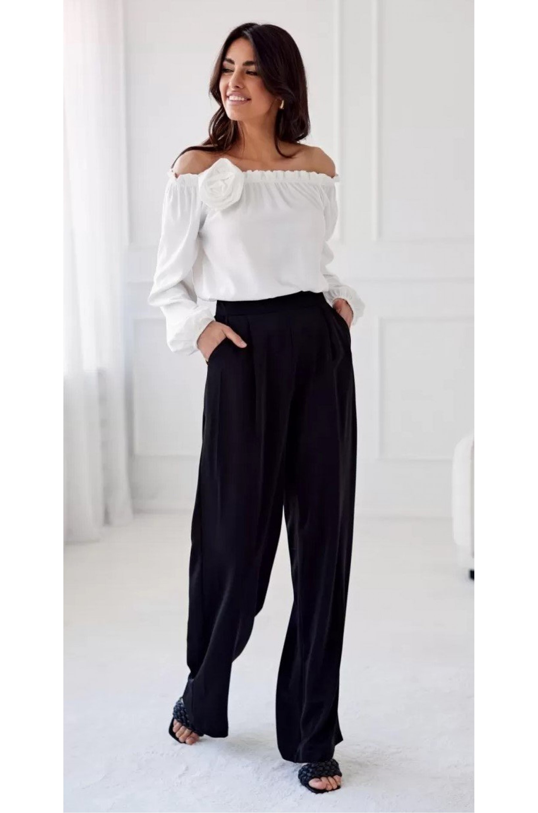 Bluza dama cu floare, alba, cu umerii goi si maneca lunga, RosieR ...
