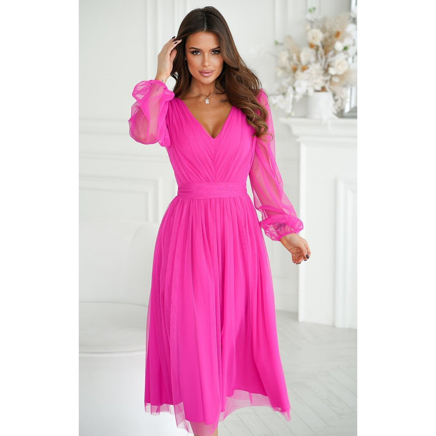 Rochie midi eleganta din tul cu glitter roz neon cu maneca lunga Petra ...