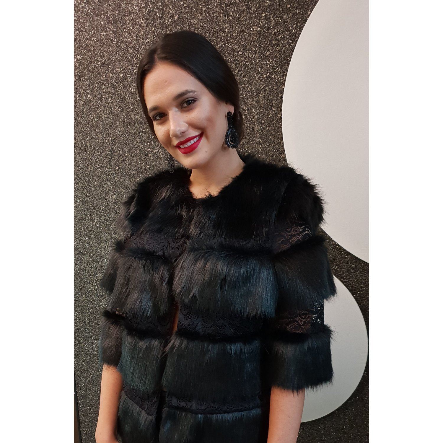 Capa dama din blana eco neagra Emira - JojoFashion.ro