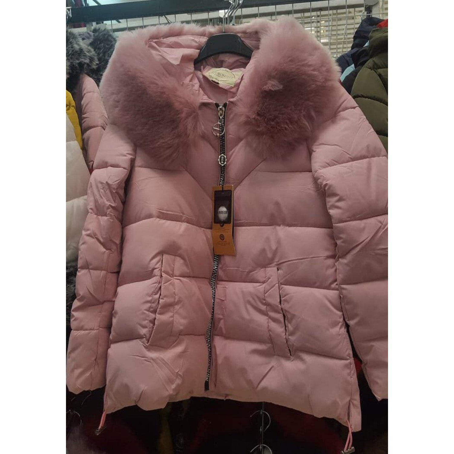 Geaca de dama roz pal cu gluga si blanita Idana - JojoFashion.ro