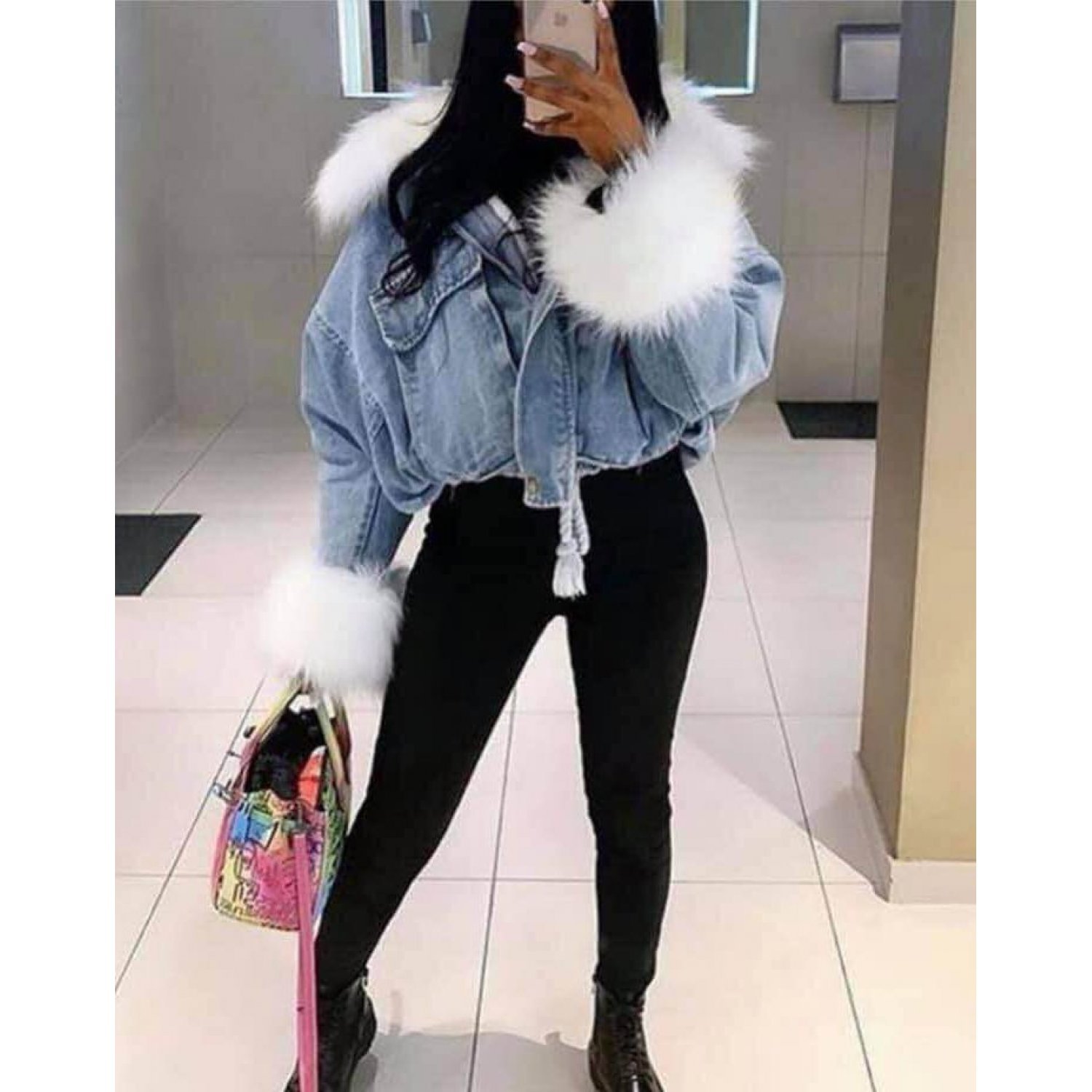 Geaca dama din denim albastru cu guler din blana eco alba Sara ...