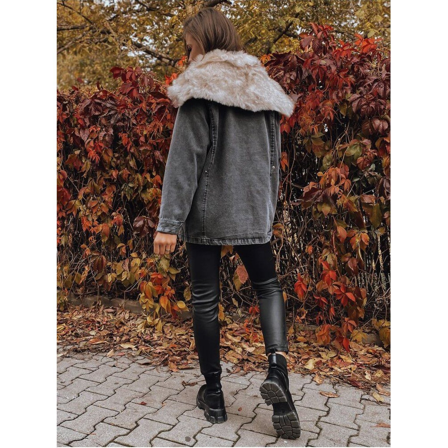 Geaca dama oversize denim negru cu guler din blanita bej Nicky ...