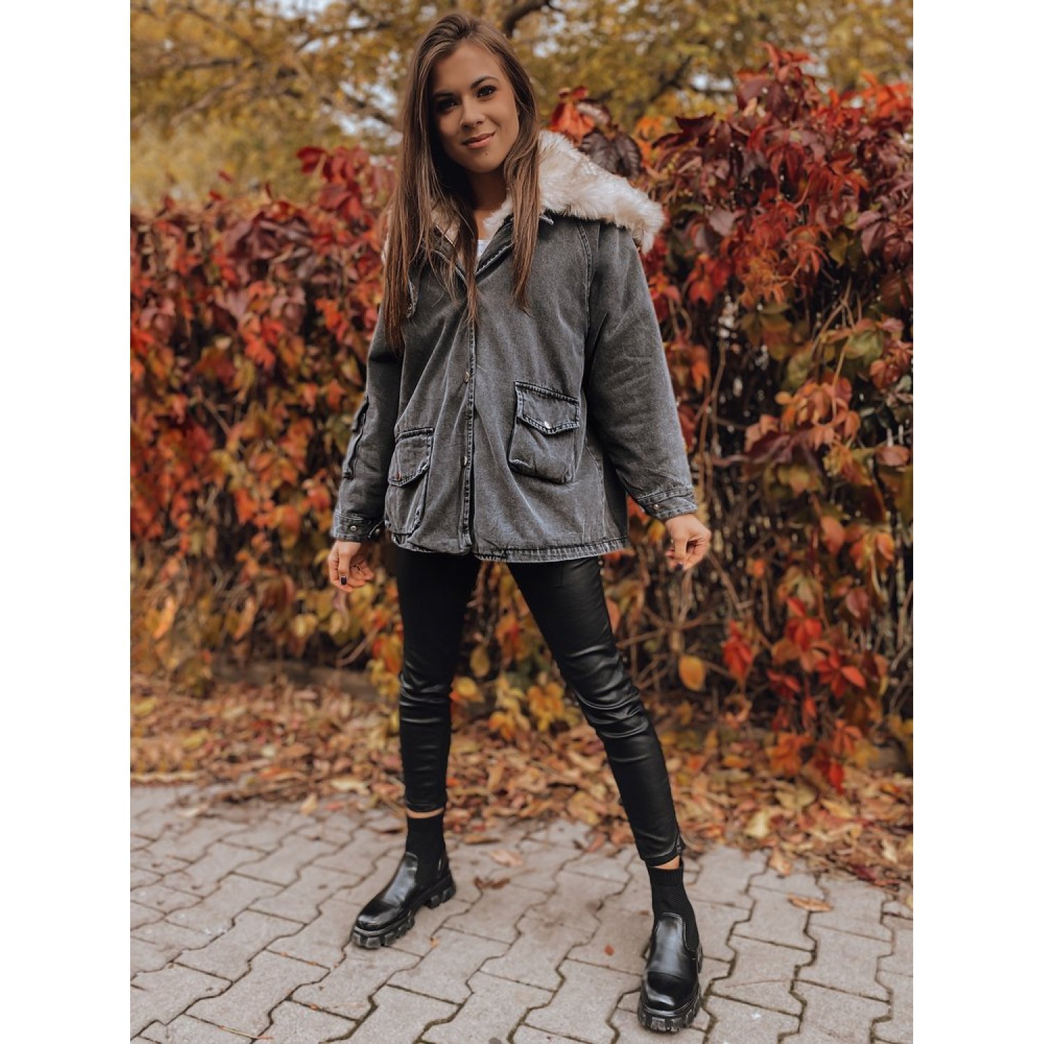 Geaca dama oversize denim negru cu guler din blanita bej Nicky ...