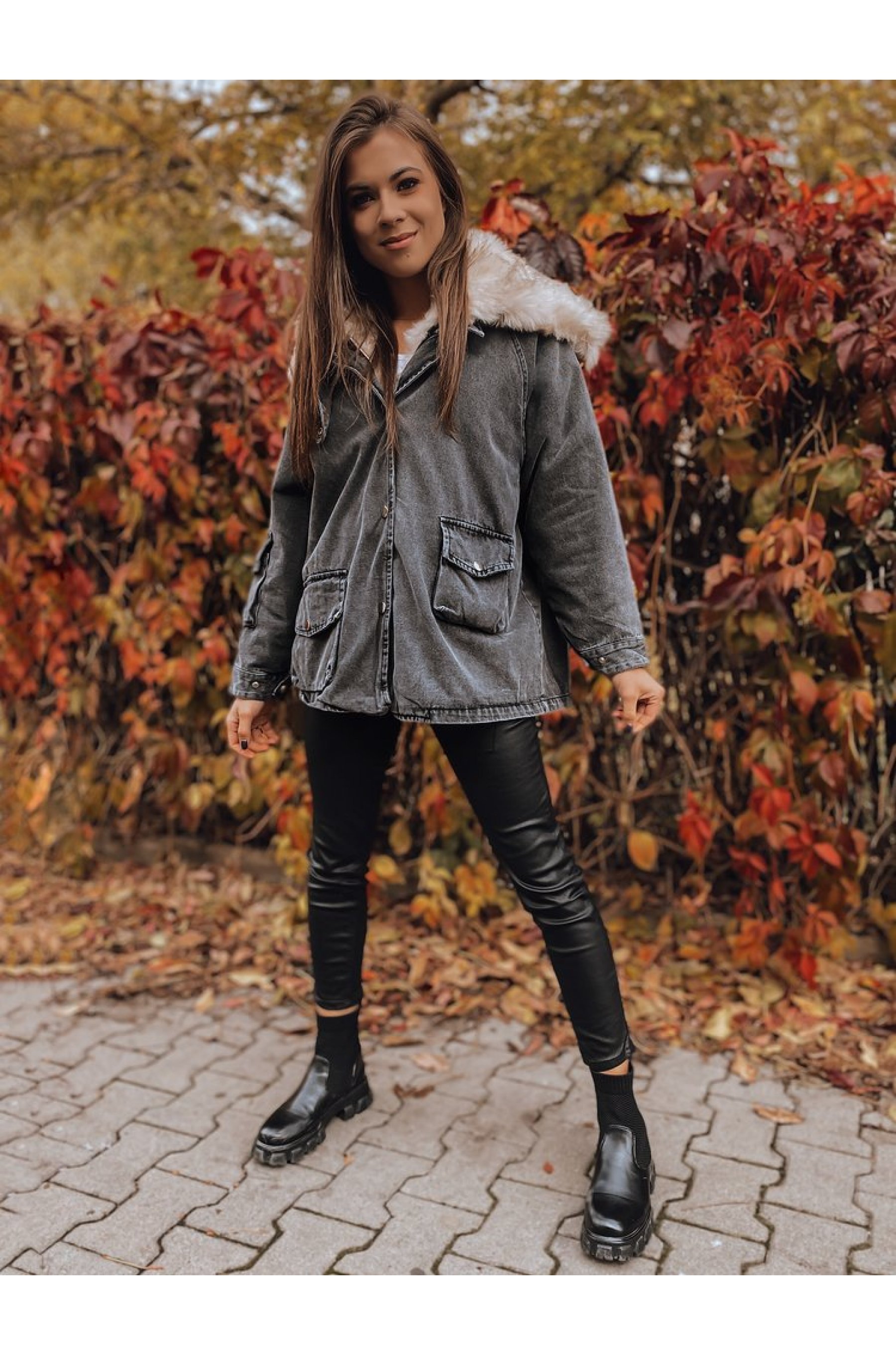 Geaca dama oversize denim negru cu guler din blanita bej Nicky ...