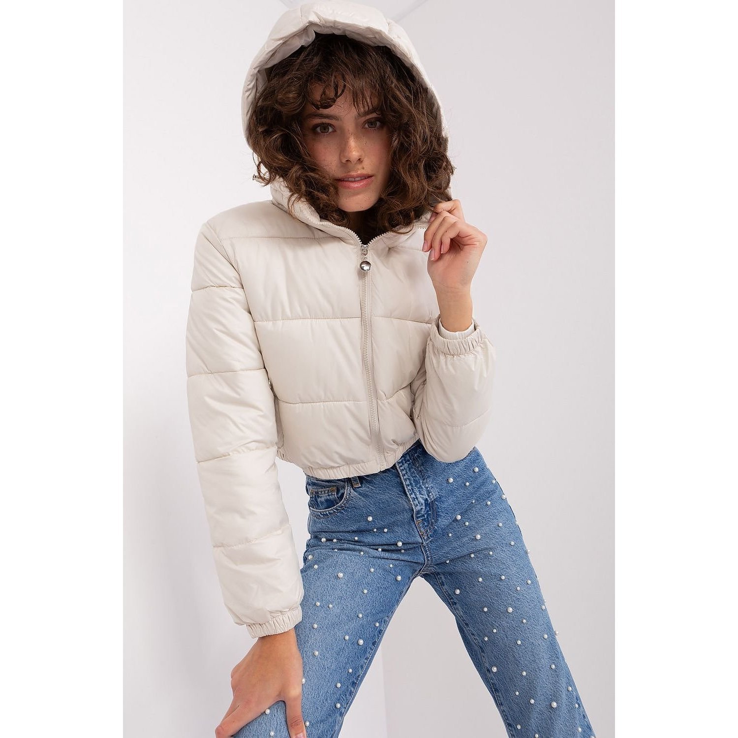 Geaca dama bomber scurta, bej, matlasata, cu gluga, Thara3 - JojoFashion.ro