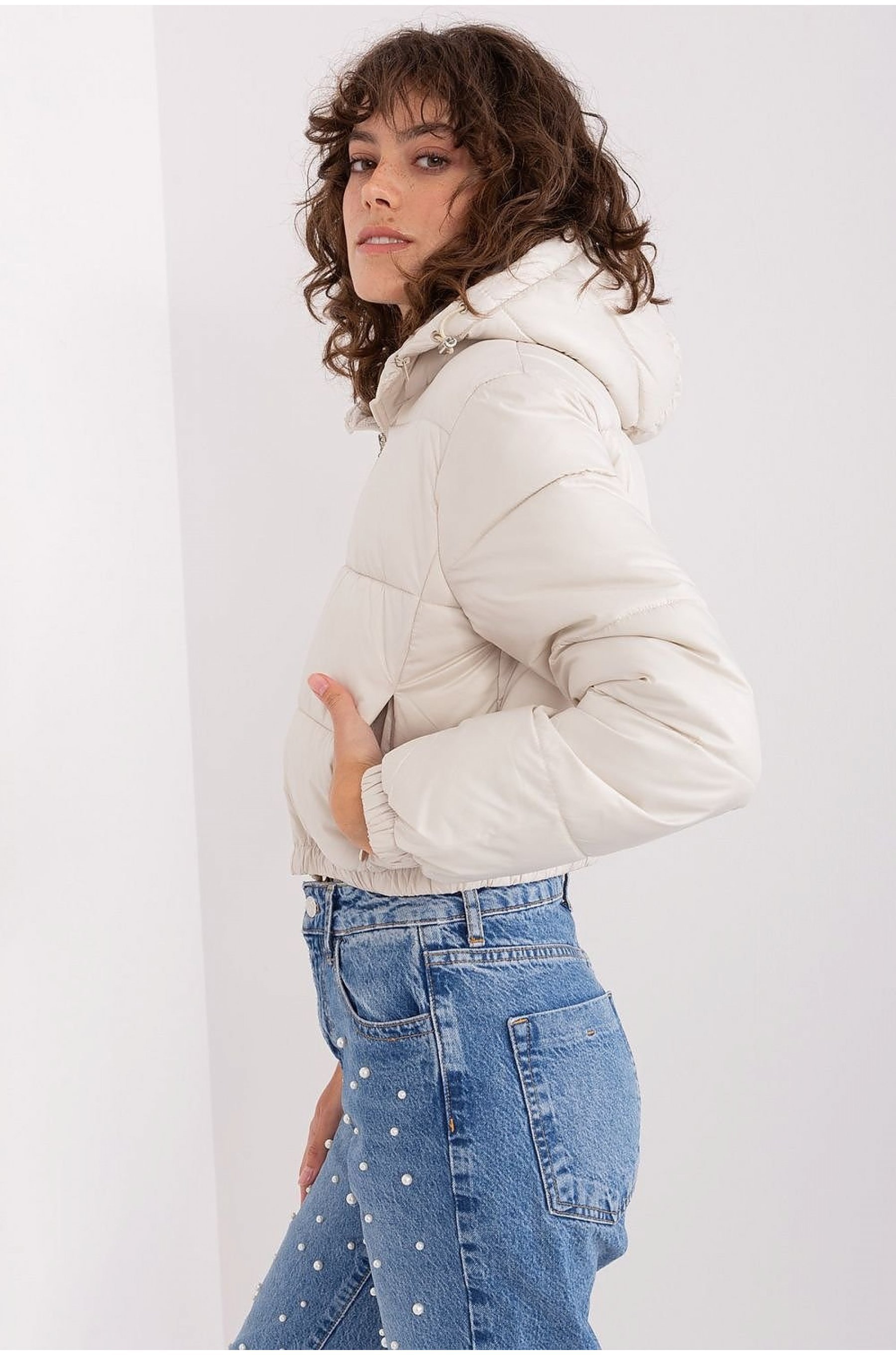Geaca dama bomber scurta, bej, matlasata, cu gluga, Thara3 - JojoFashion.ro