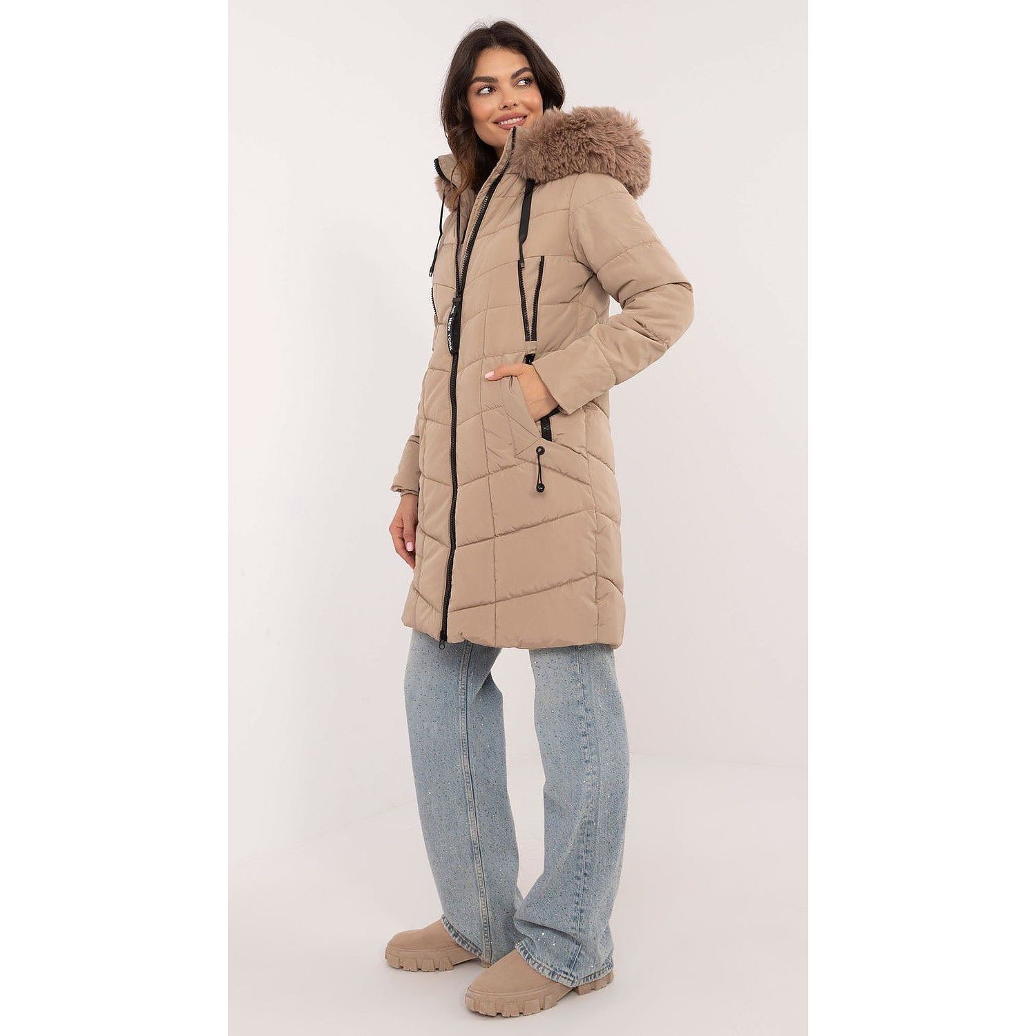 Geaca dama de iarna parka lunga, bej, matlasata, cu gluga si blanita ...