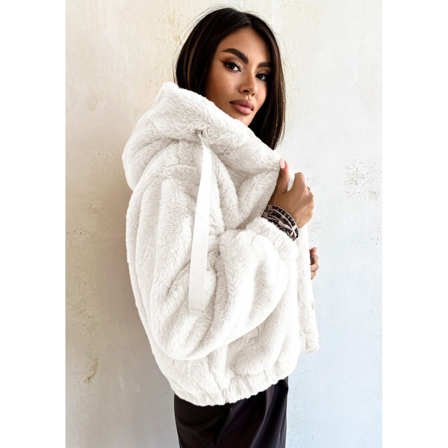 Geaca dama de iarna scurta, blana eco, alba, Rosary - JojoFashion.ro