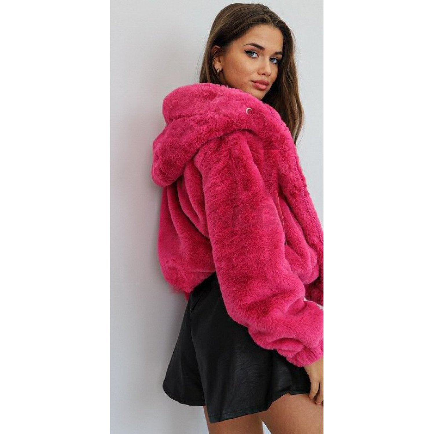 Geaca dama de iarna scurta, blana eco, roz fucsia, cu buzunare si gluga ...