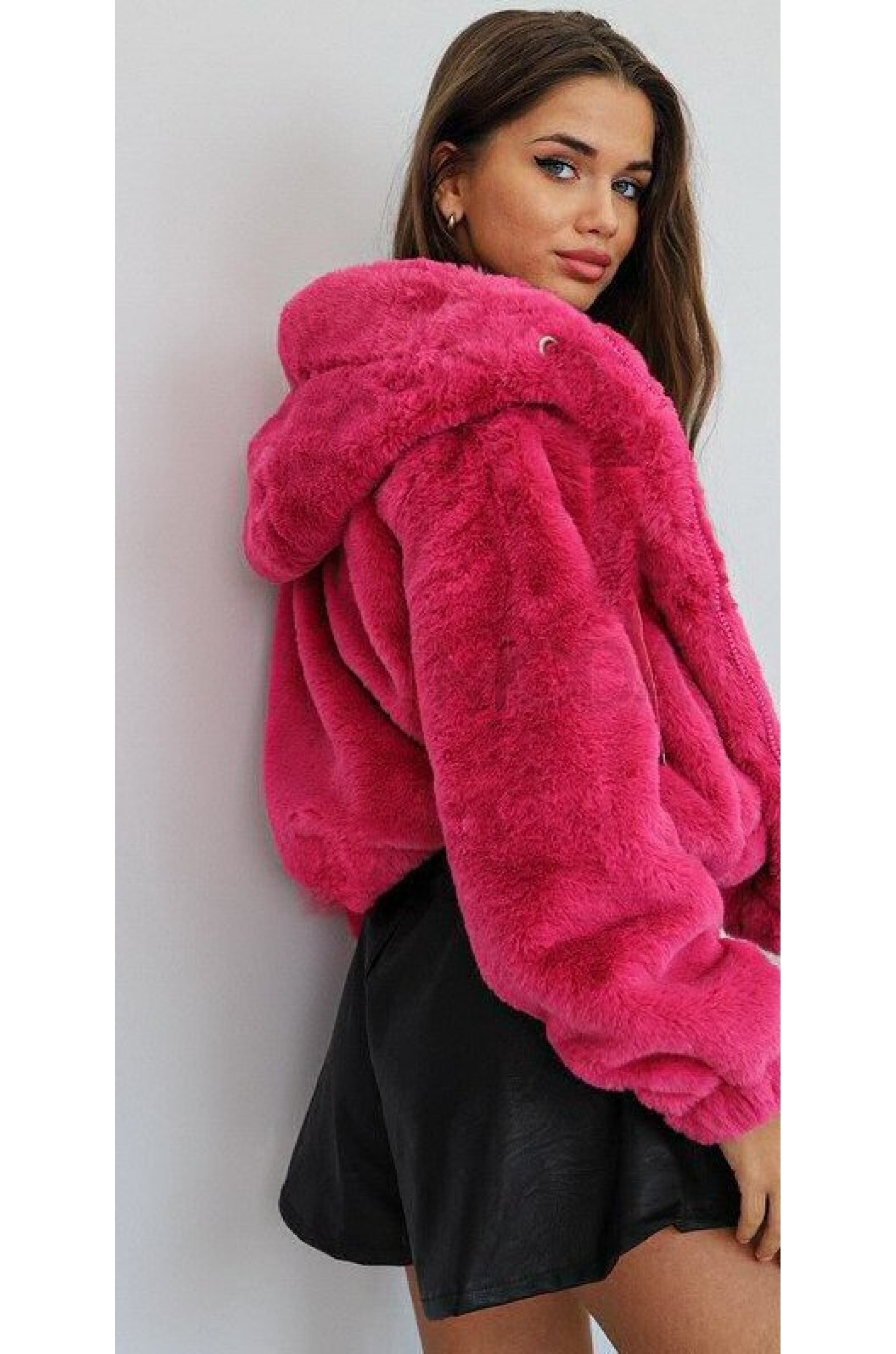 Geaca dama de iarna scurta, blana eco, roz fucsia, cu buzunare si gluga ...