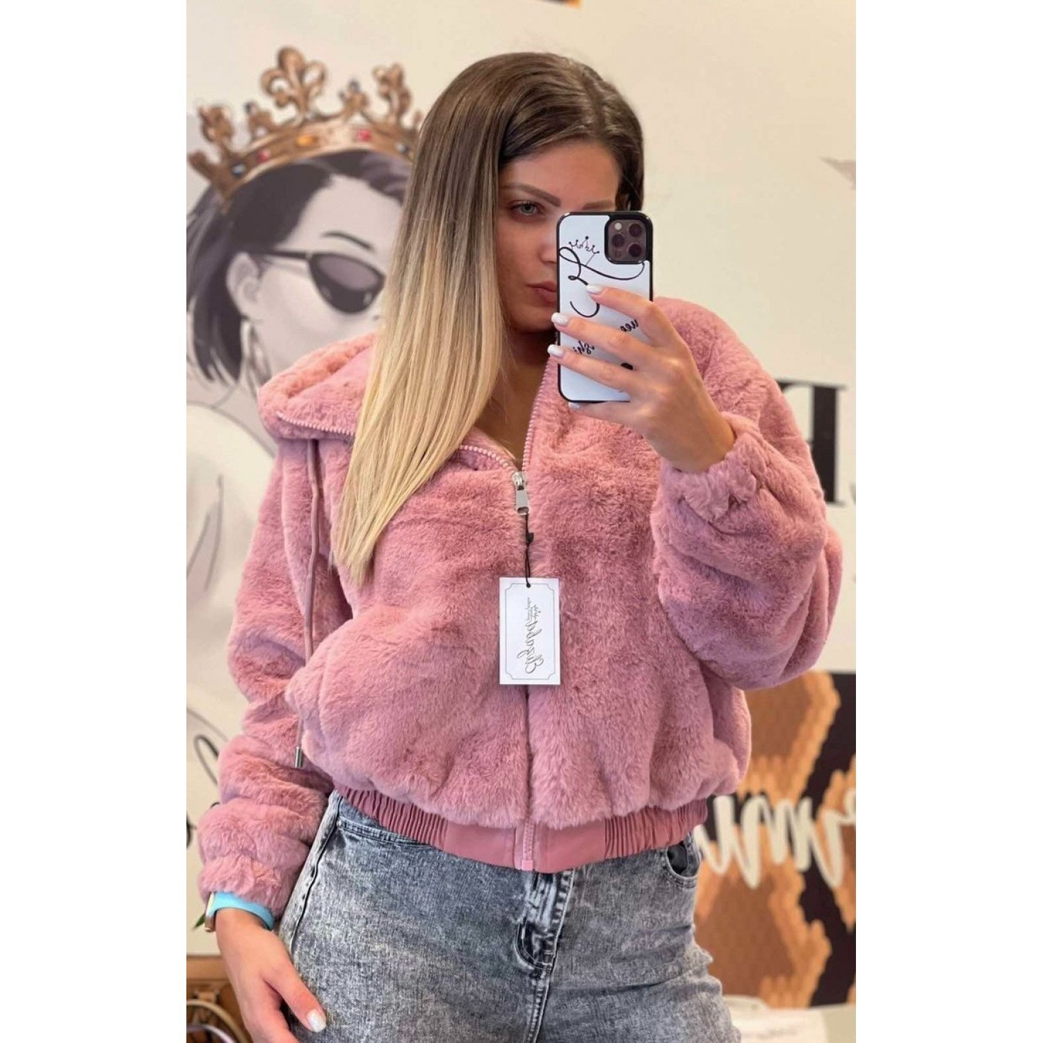 Geaca dama de iarna scurta, blana eco, roz pudra, cu buzunare si gluga ...