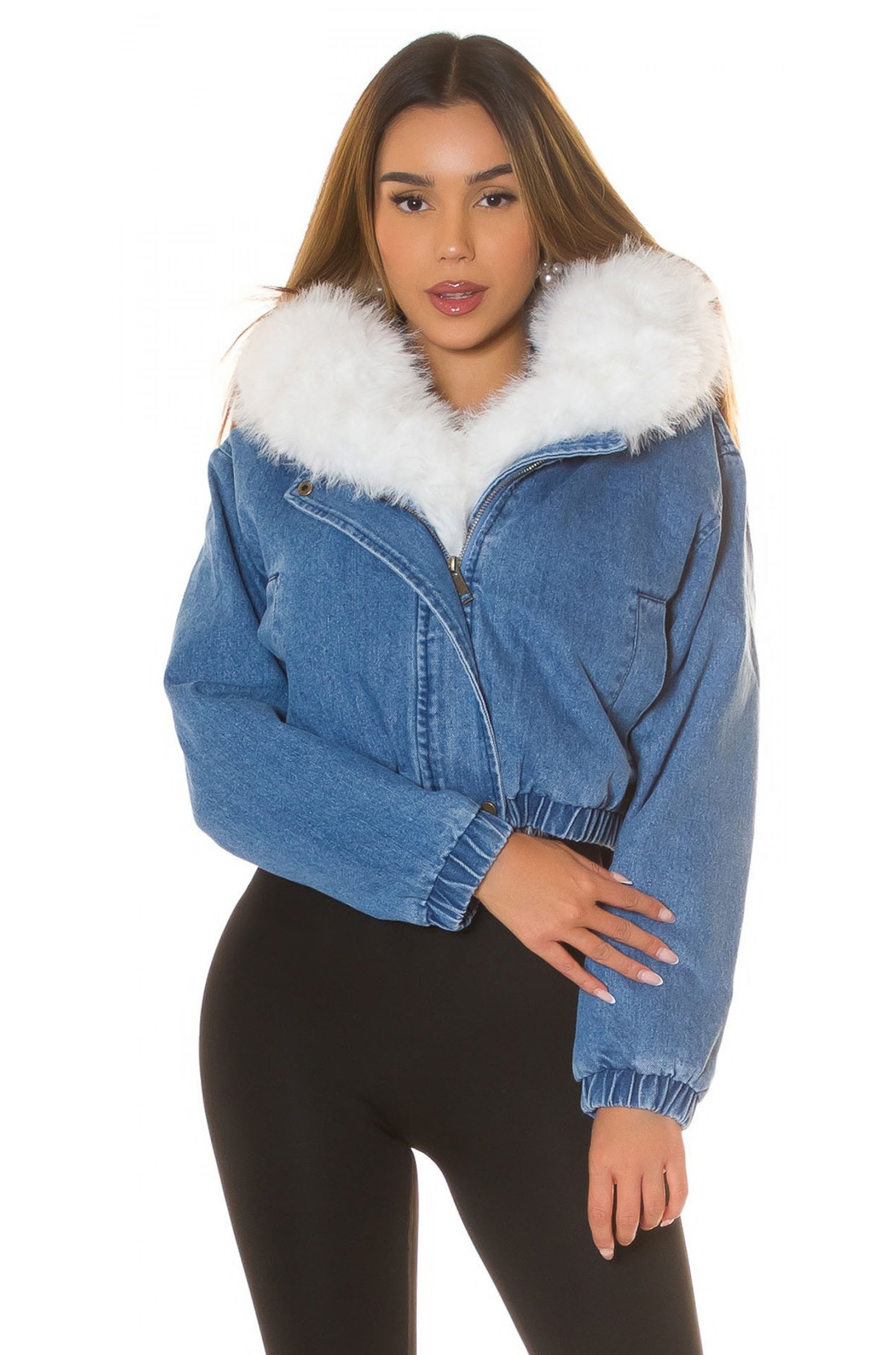 Geaca dama de iarna scurta, din denim, albastra, cu gluga si blana eco ...