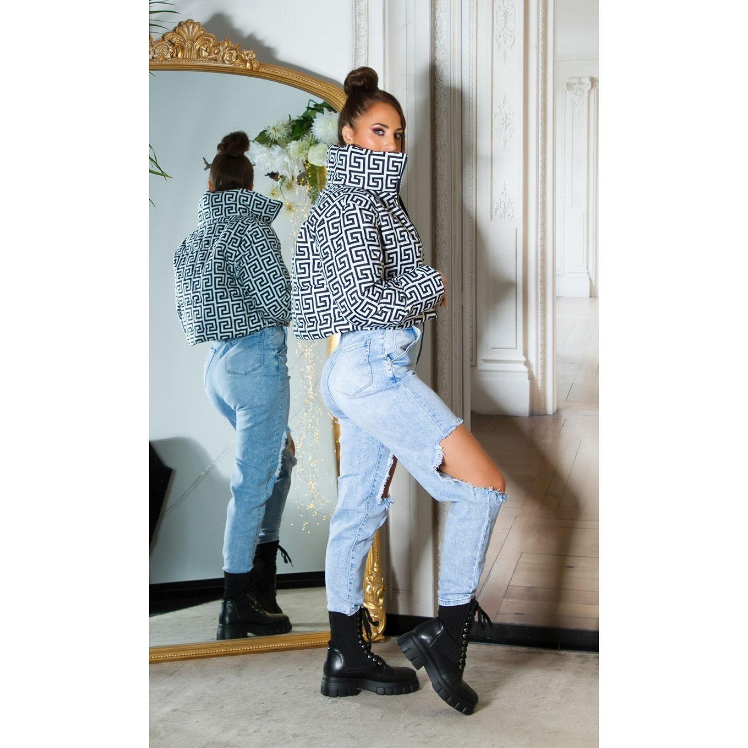 Geaca dama de iarna scurta, din nylon, alba cu print negru, bomber ...