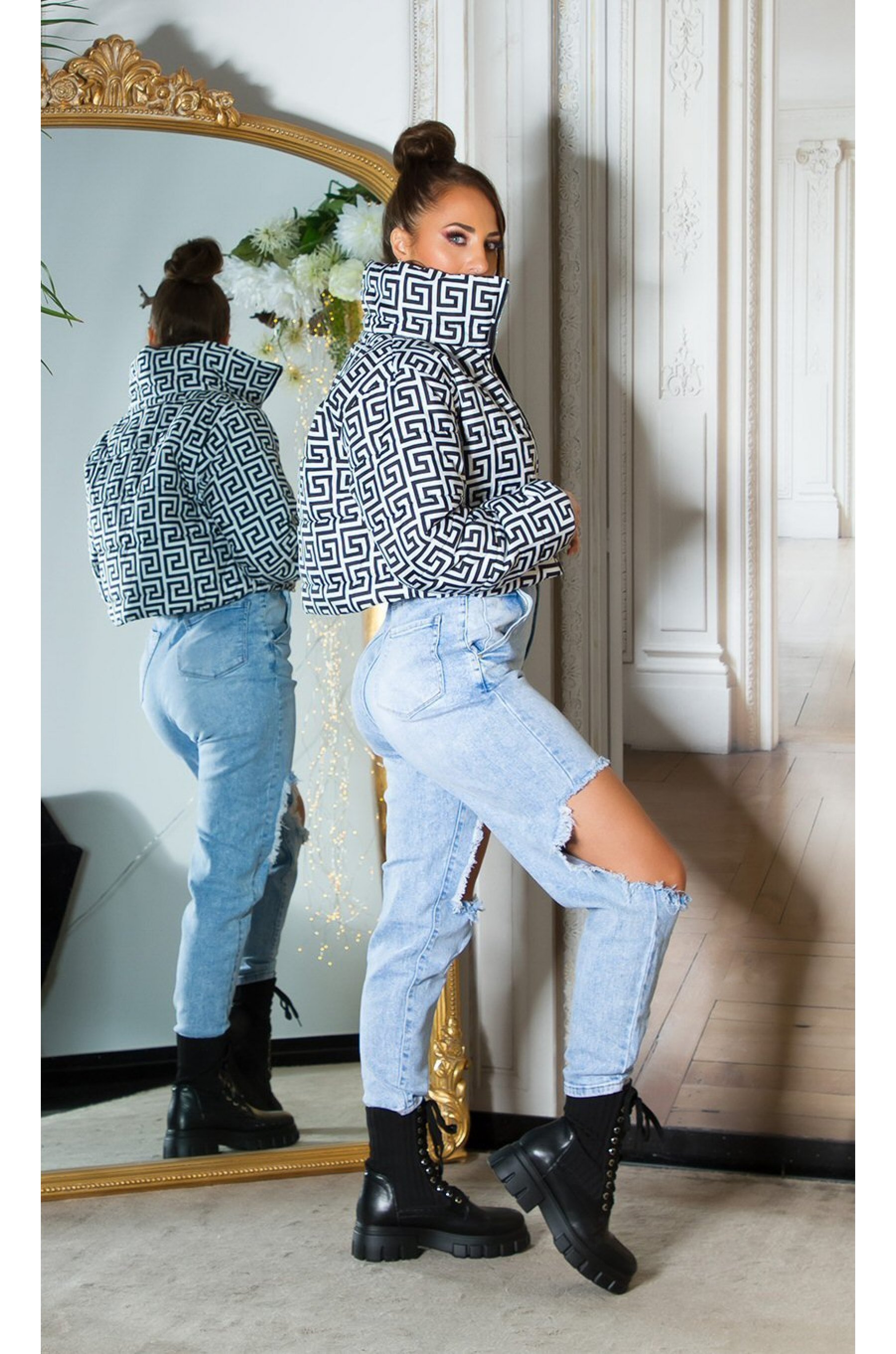 Geaca dama de iarna scurta, din nylon, alba cu print negru, bomber ...