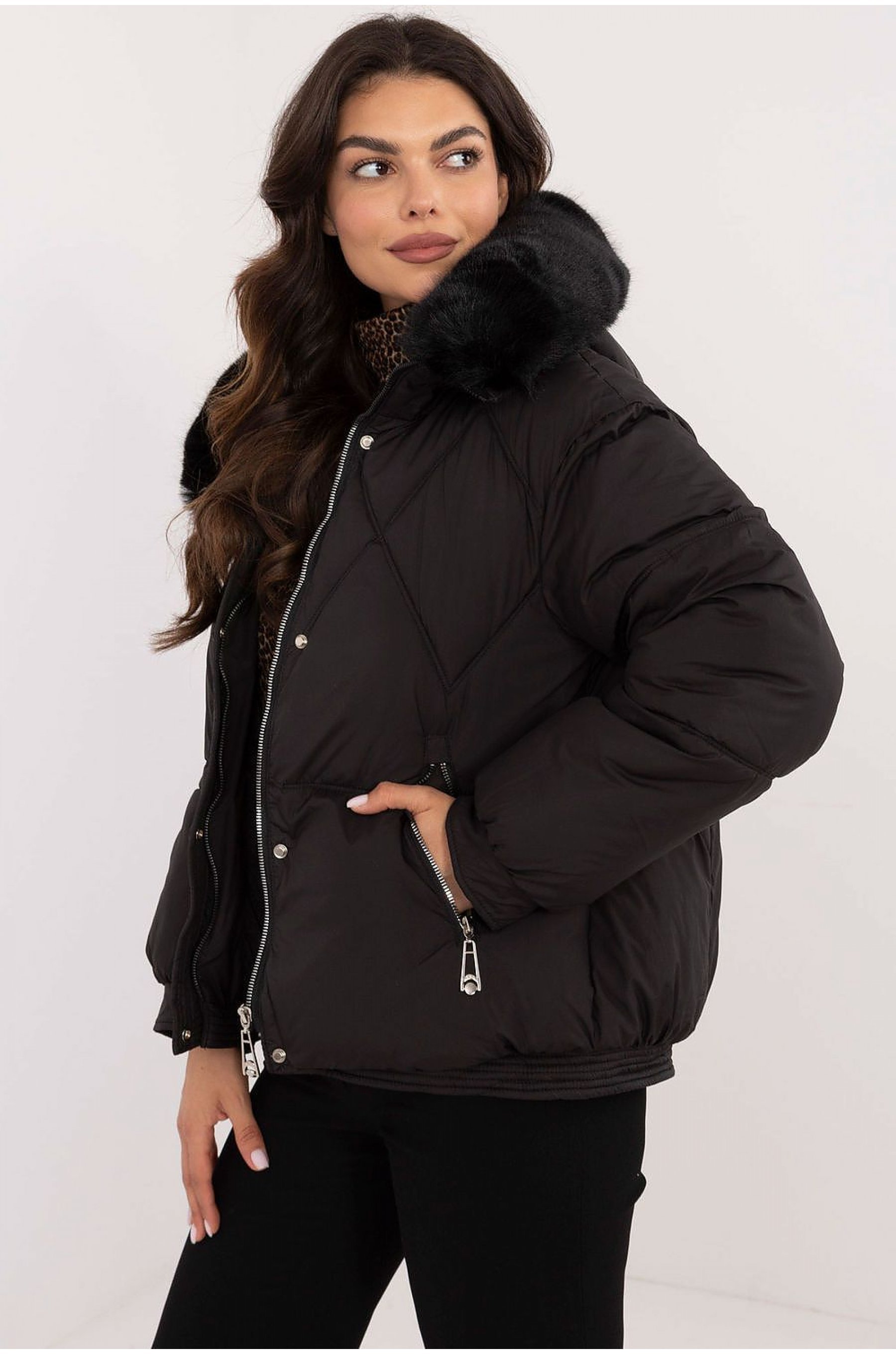 Geaca dama de iarna scurta, neagra, matlasata, cu gluga si blanita ...