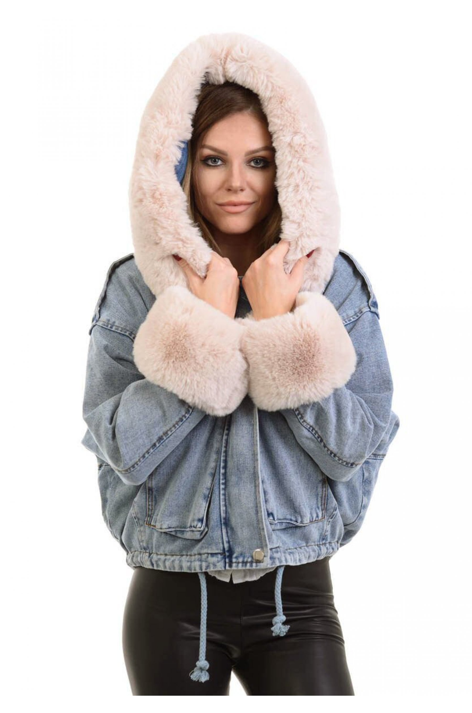 Geaca dama denim albastru cu gluga si blana eco bej oversize Madelyne ...