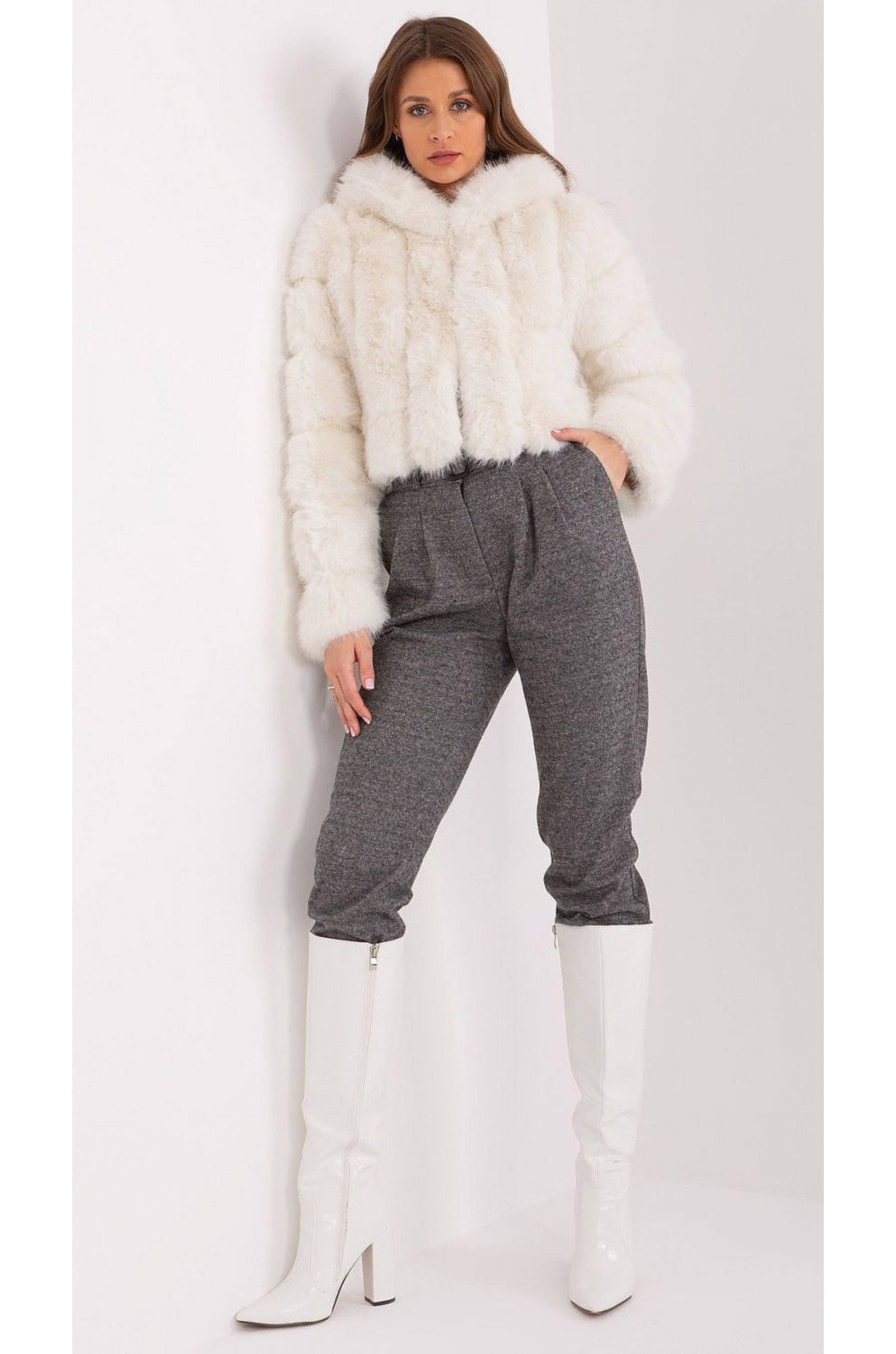 Geaca dama scurta, din blana eco, ecru, cu gluga, Lubelle9 - JojoFashion.ro