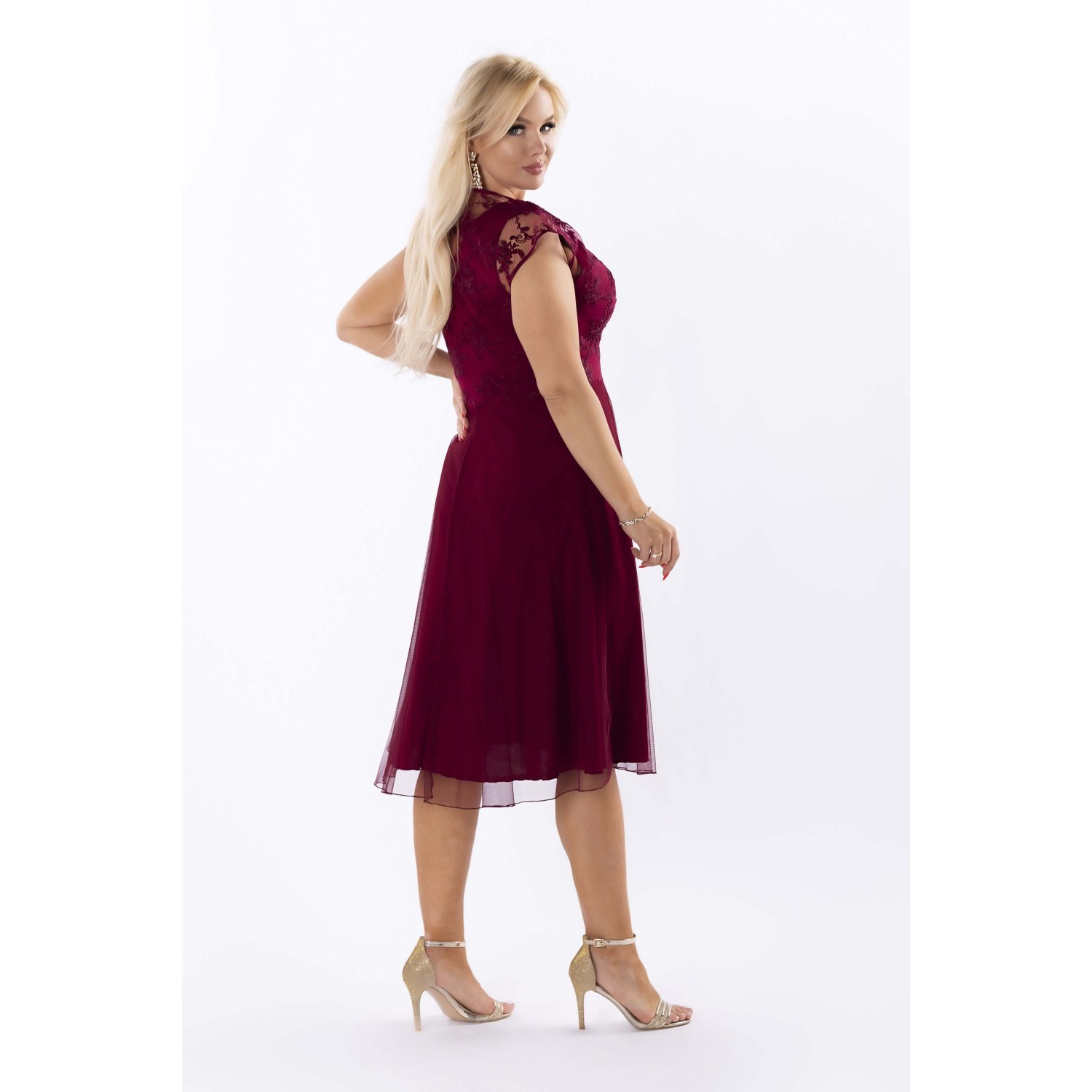 Rochie XXL de ocazie cu tull si broderie burgundy Estella - JojoFashion.ro