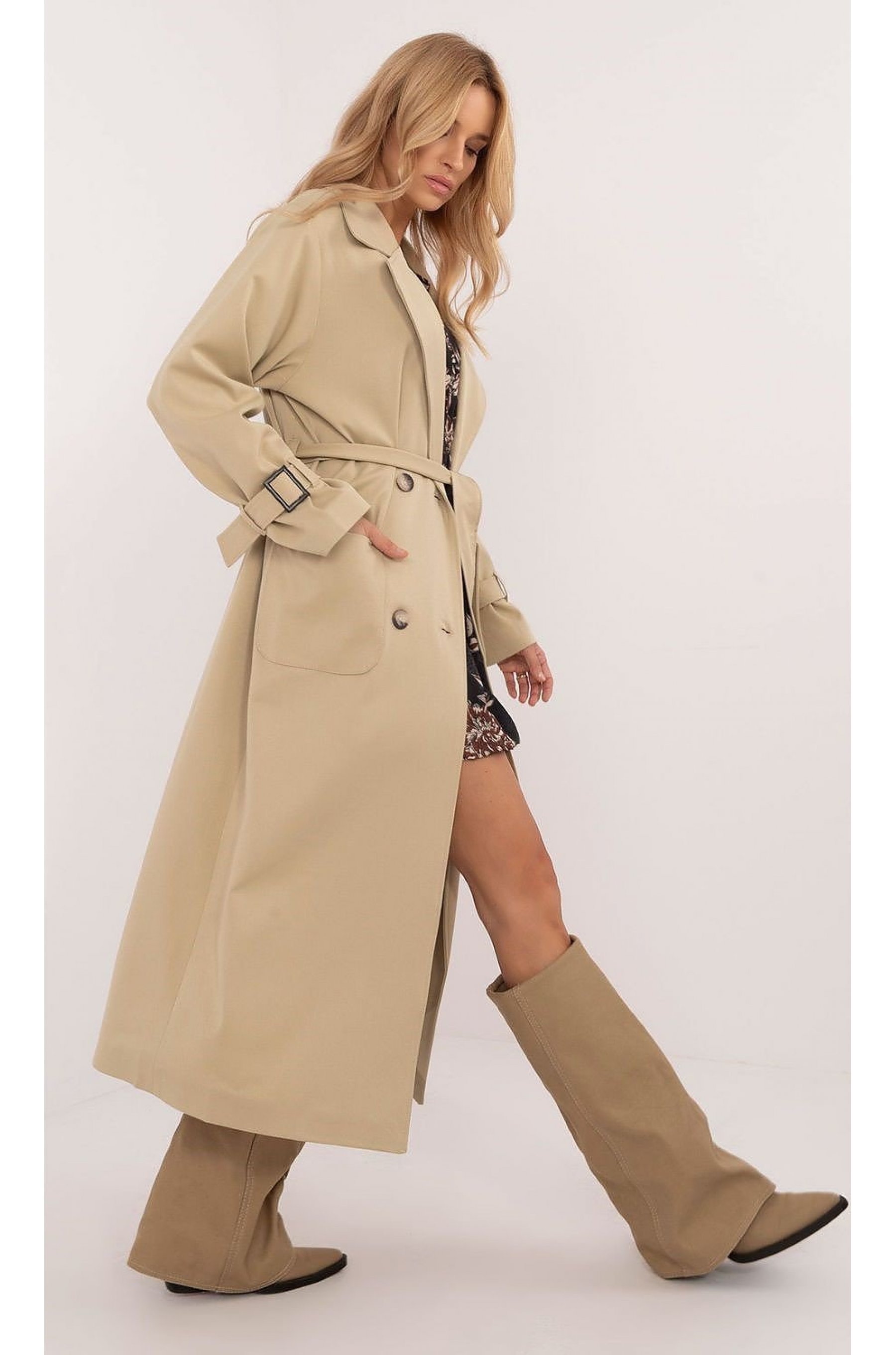 Palton dama elegant lung, bej, cu buzunare aplicate, Eylem - JojoFashion.ro