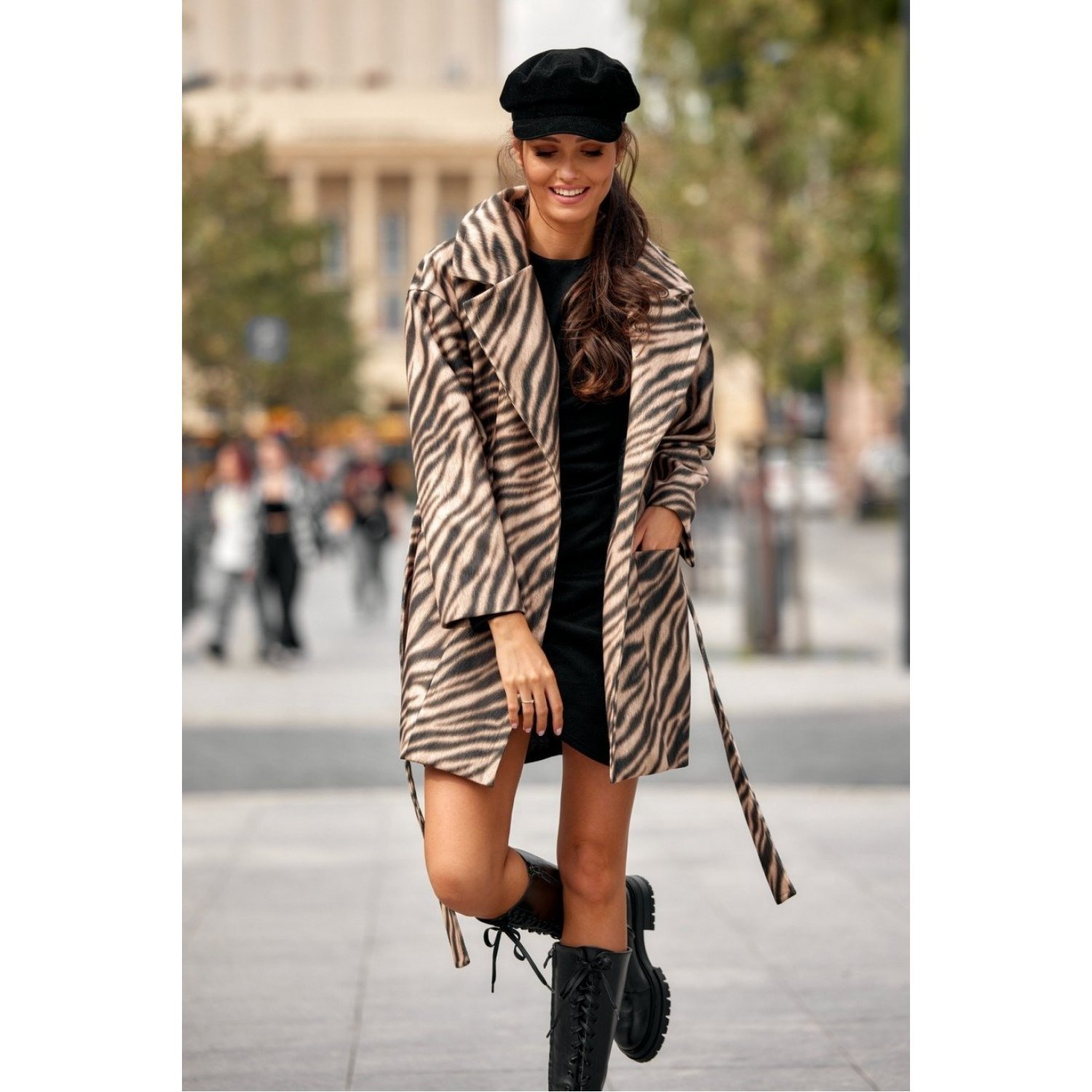 Palton dama elegant scurt, bej, animal print, Hilary - JojoFashion.ro