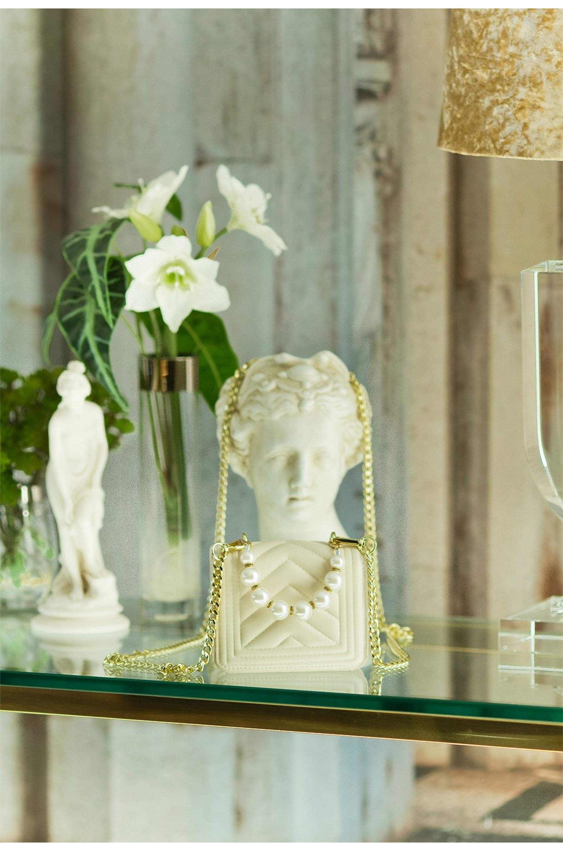 Geanta dama eleganta, din PU, bej, cu perle si lant auriu, Jessy ...