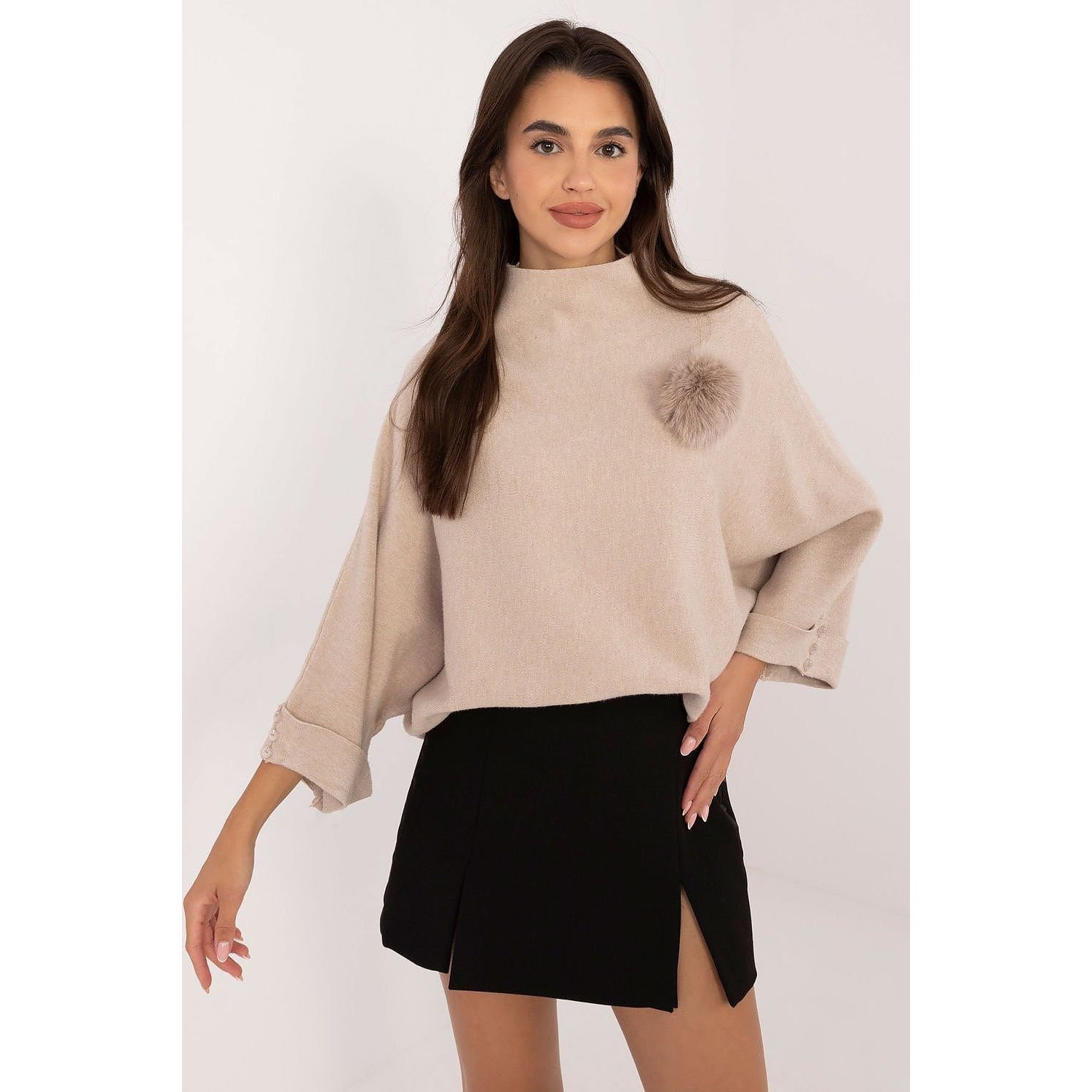 Pulover dama elegant, din vascoza, bej, cu guler inalt si maneca trei ...