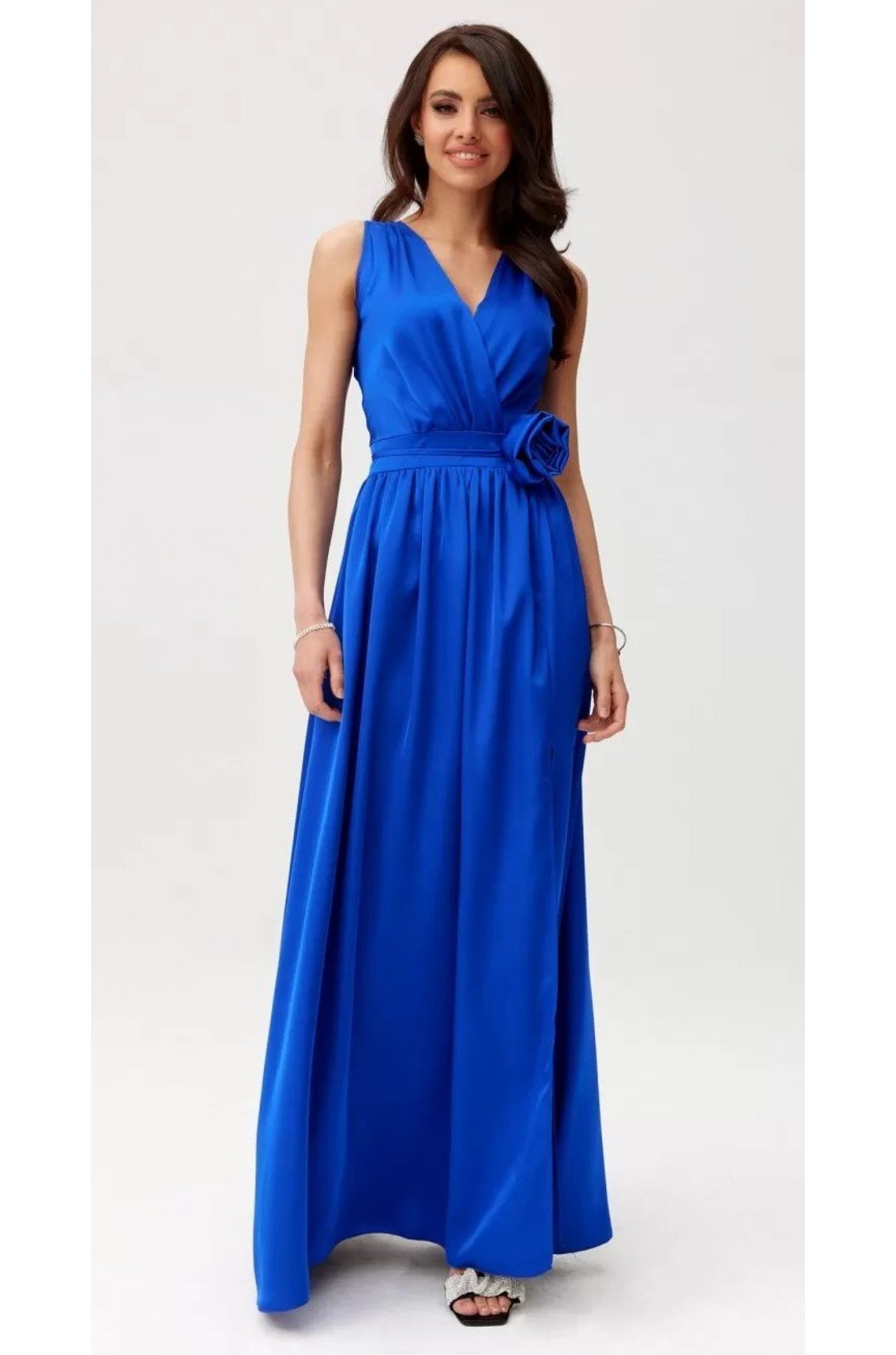 Rochie lunga din satin albastra cu floare in talie PalomaR - JojoFashion.ro