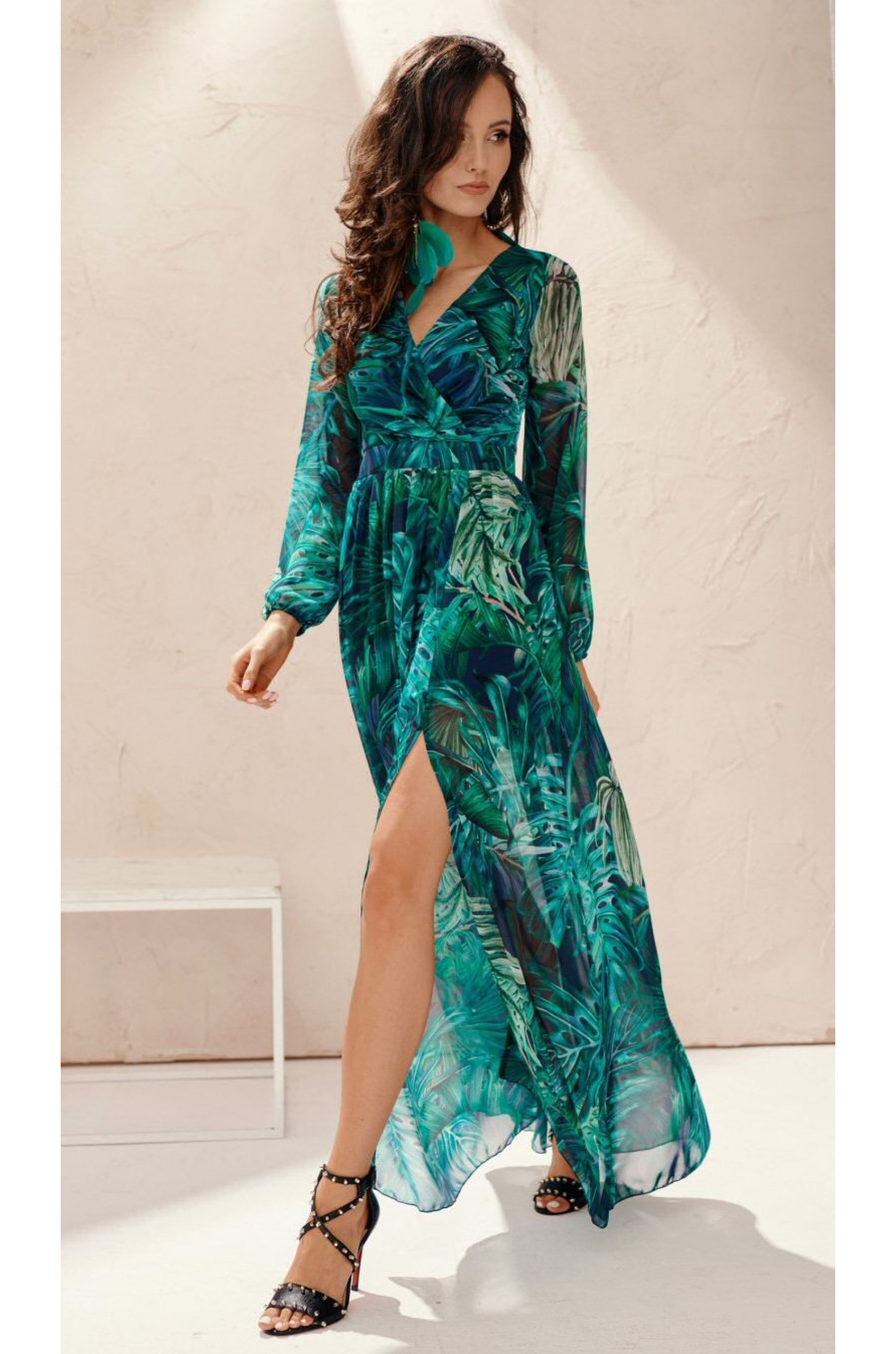 Rochie de vara lunga din voal verde vaporoasa cu maneca lunga Anamaria ...