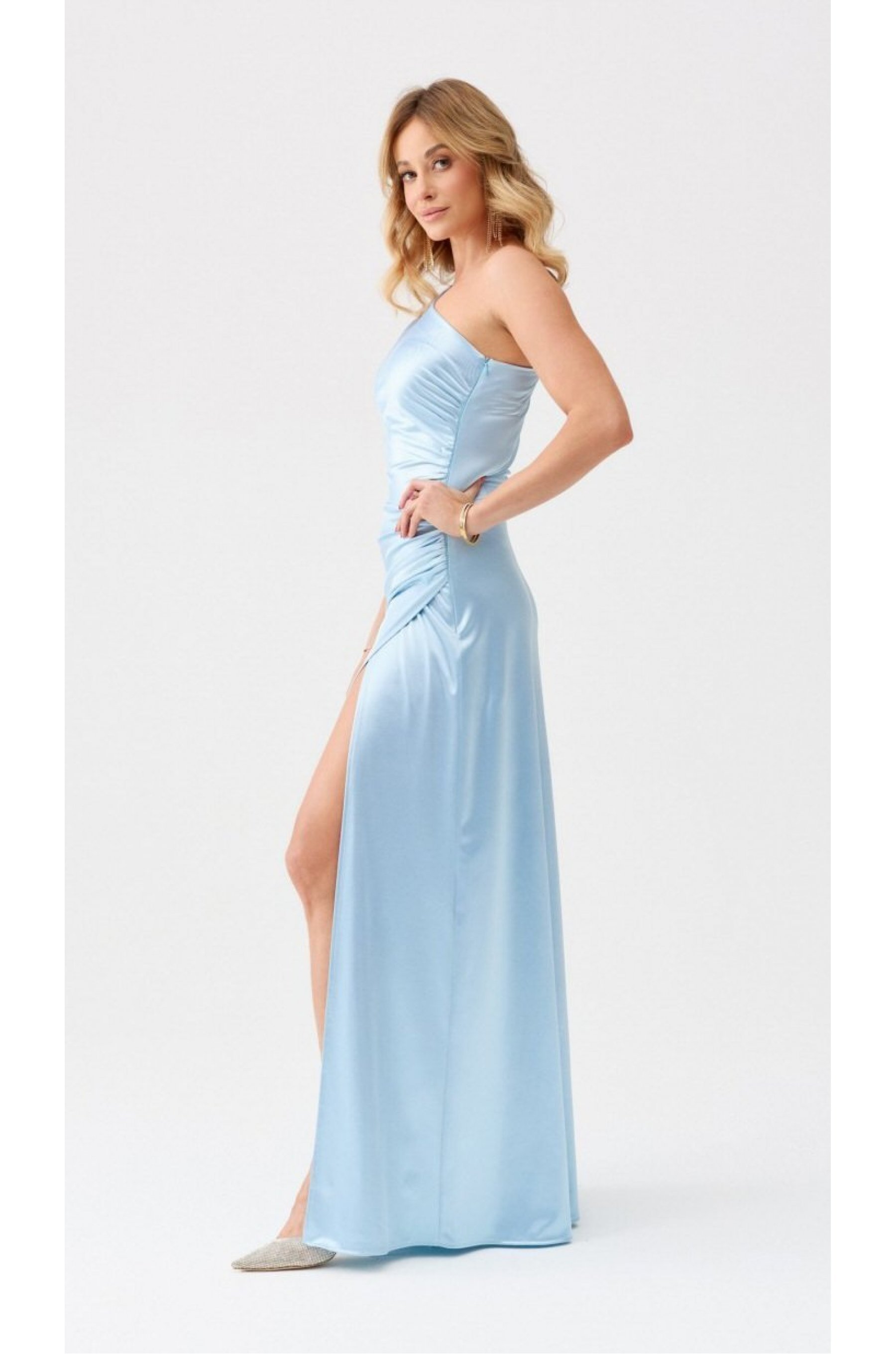 Rochie lunga din satin baby blue cu un umar gol Inez - JojoFashion.ro