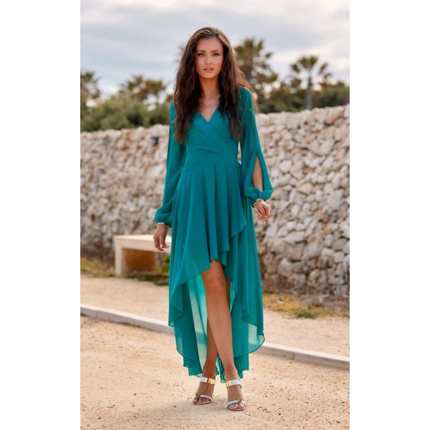 Rochie lunga eleganta verde turcoaz din voal vaporoasa cu maneca lunga ...