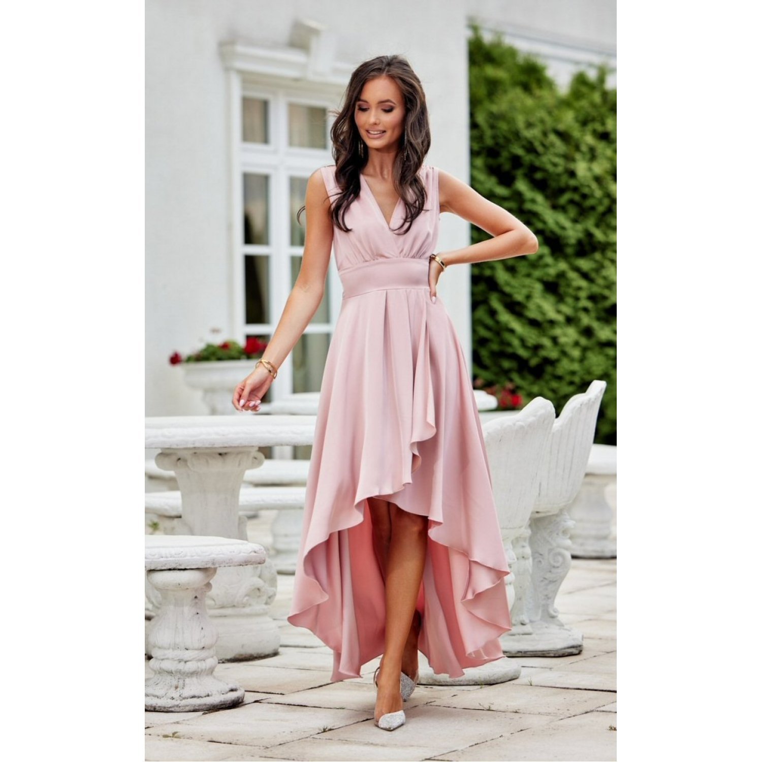 Rochie midi eleganta din satin roz pudra asimetrica cu trena Jennifer ...