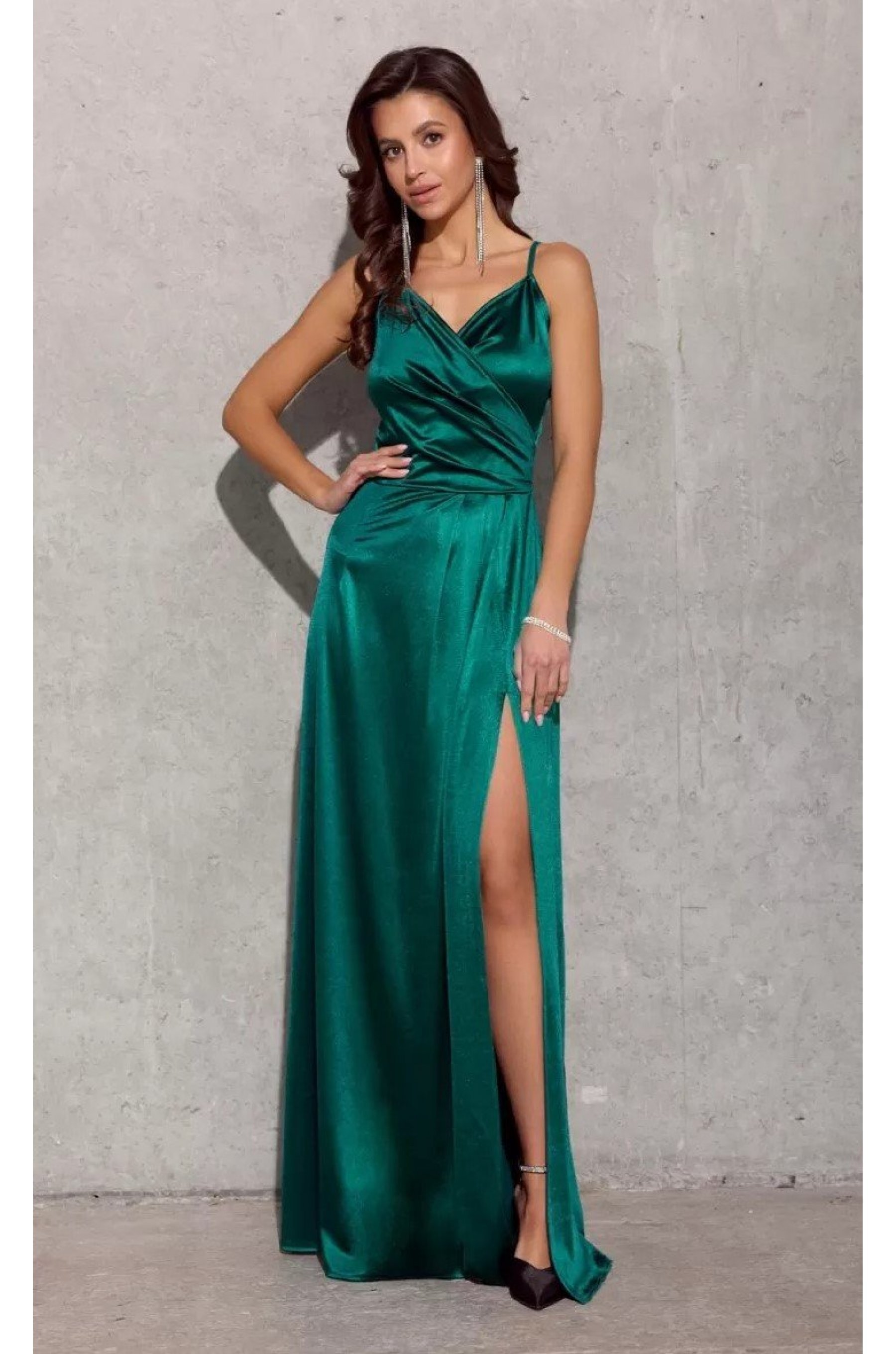 Rochie verde smarald lunga din satin petrecuta SalmaR - JojoFashion.ro