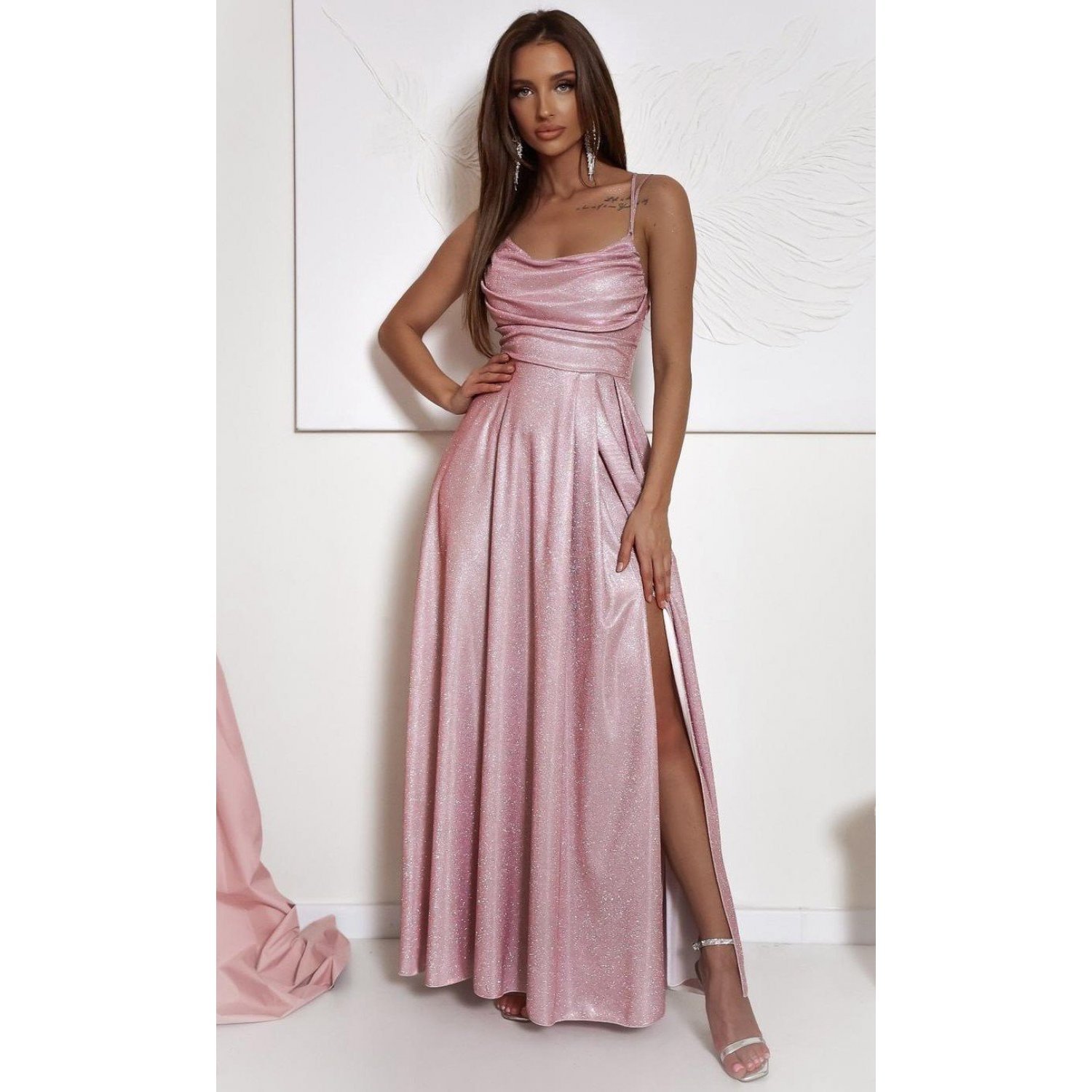 Rochie eleganta lunga roz pudra cu glitter si bust tip corset ...