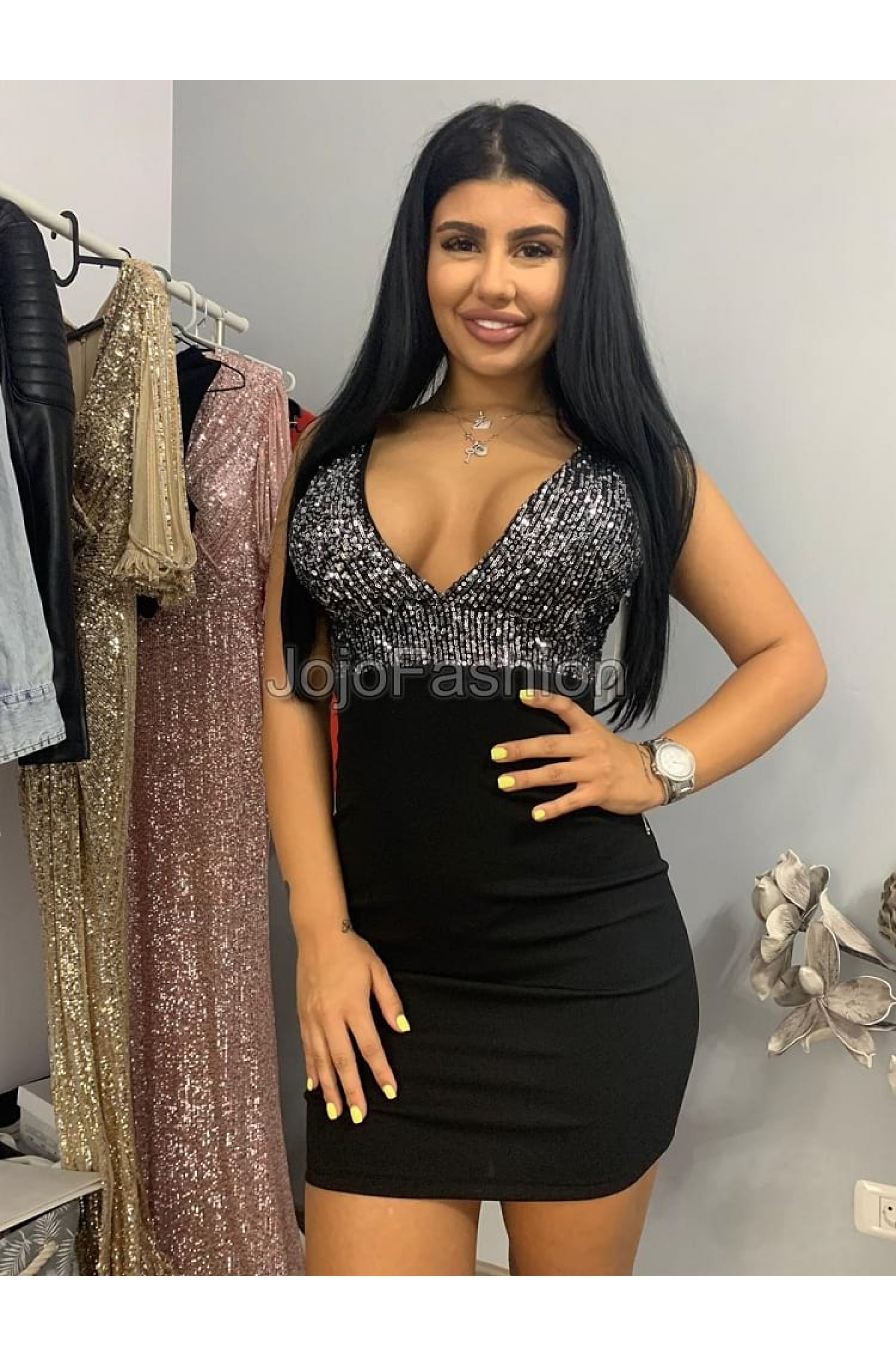 Rochie de seara scurta neagra cu paiete argintii Emily - JojoFashion.ro Rochie de seara scurta neagra cu paiete argintii Emily - JojoFashion.ro