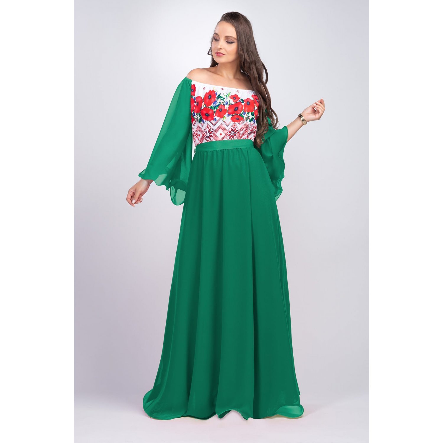 Rochie traditionala eleganta lunga verde cu maci rosii cu maneci clopot ...
