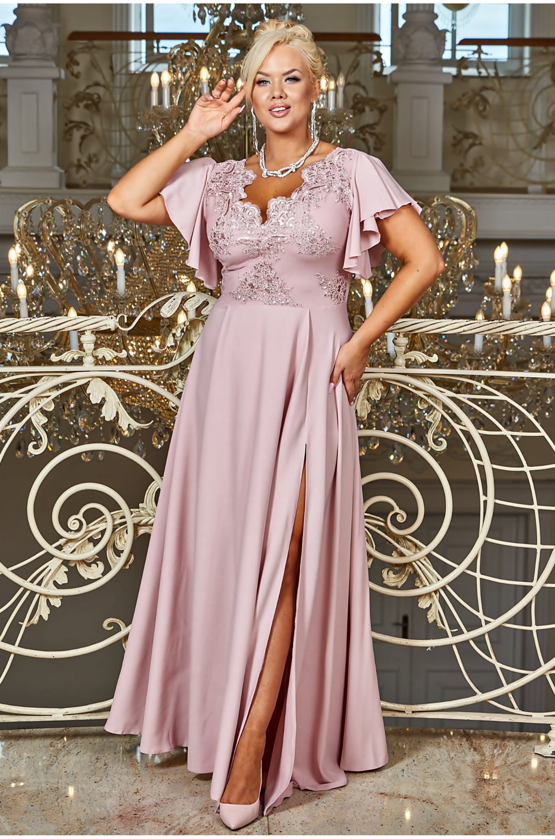 Rochie de cununie in marimi mari lunga, roz pudra, cu dantela pe bust ...