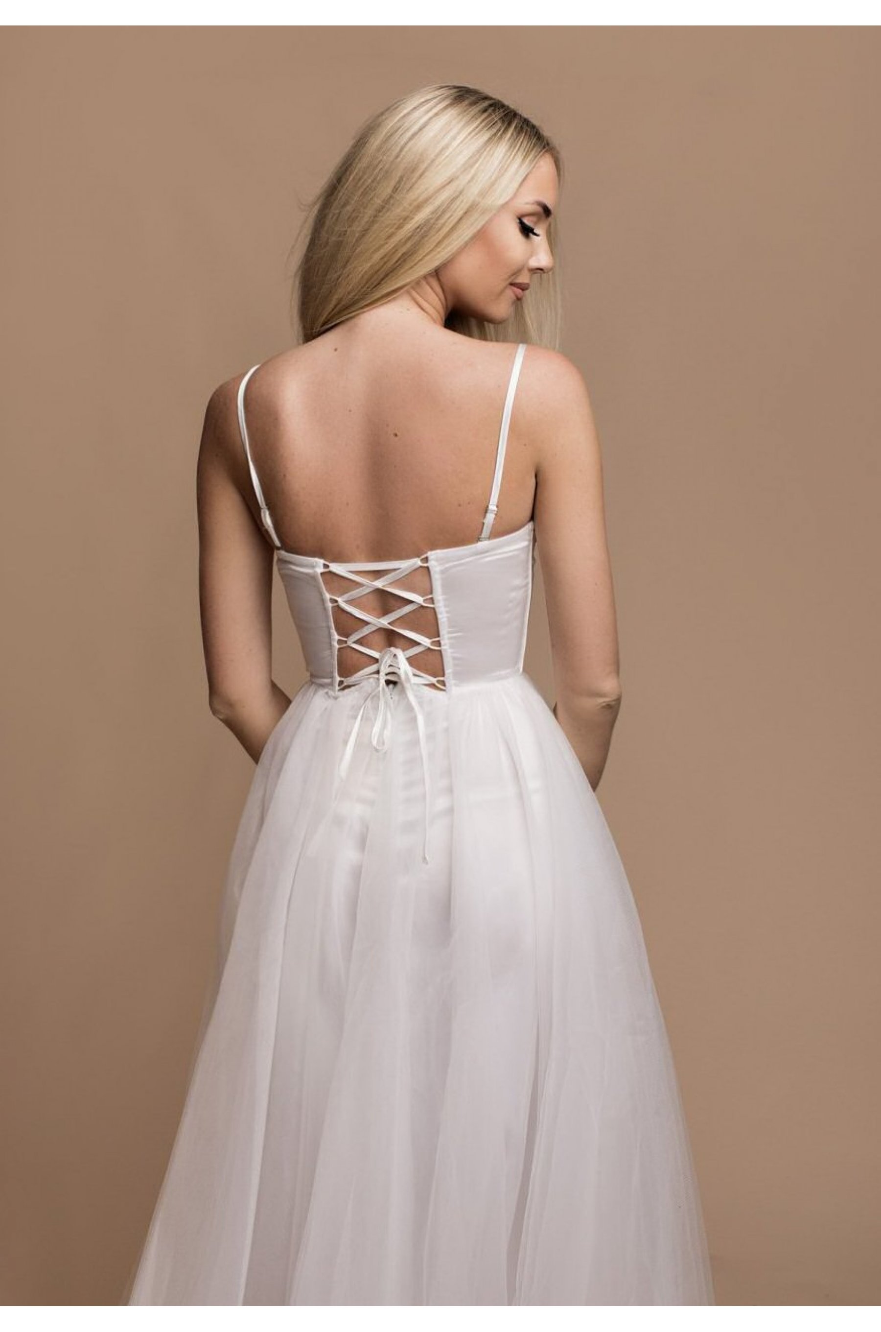 Rochie eleganta lunga, din satin si tulle, alba, cu corset, stil ...