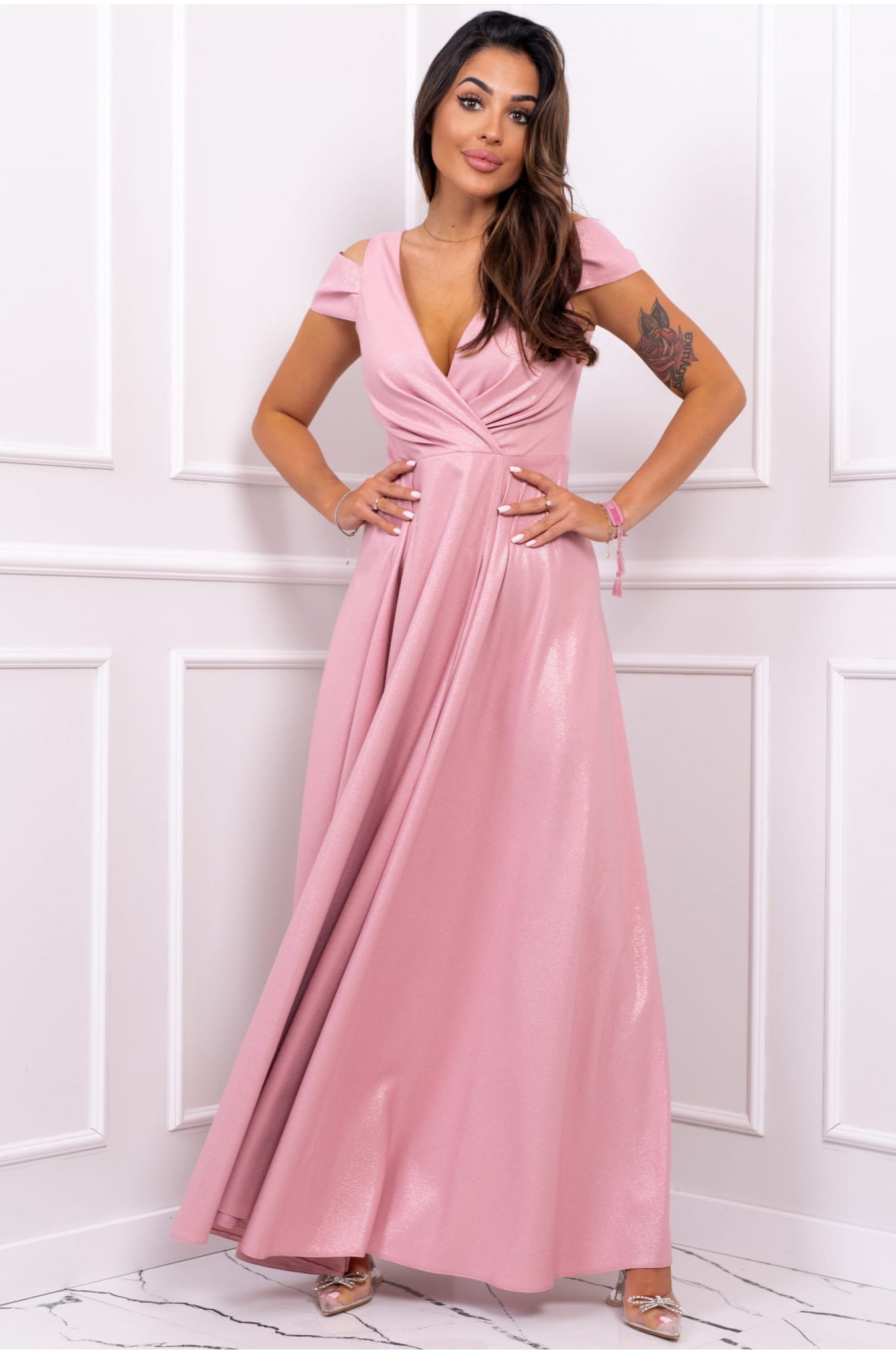 Rochie lunga roz pastel cu umerii goi din brocard Gala - JojoFashion.ro