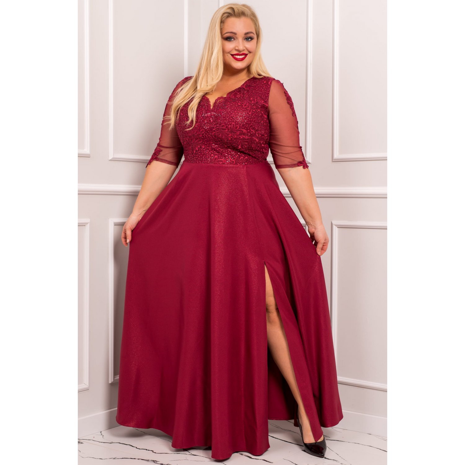 Rochie lunga XXL din dantela si brocard burgundy Adalyze - JojoFashion.ro