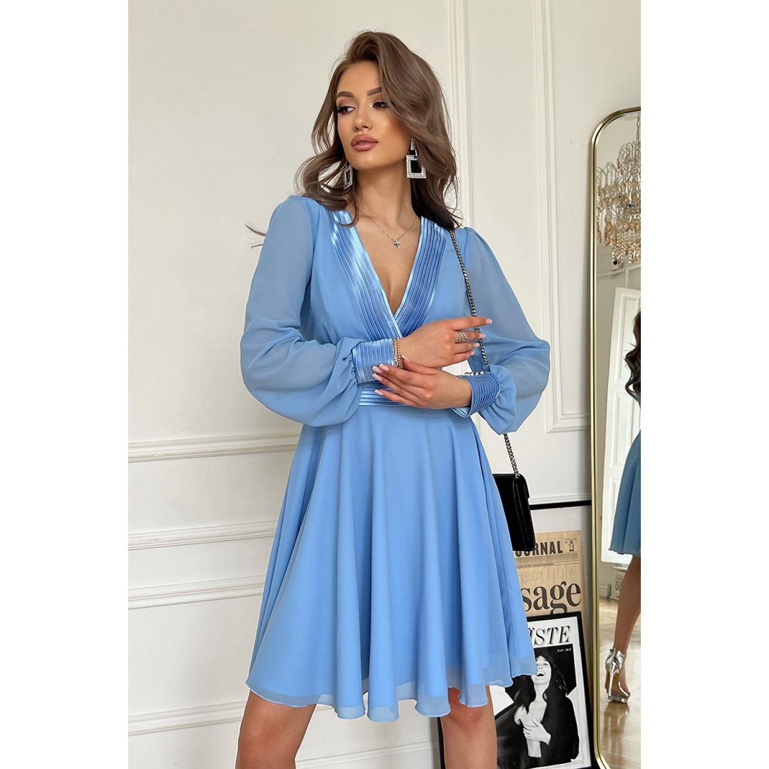 Rochie eleganta scurta baby doll, din voal baby blue, cu maneca lunga ...